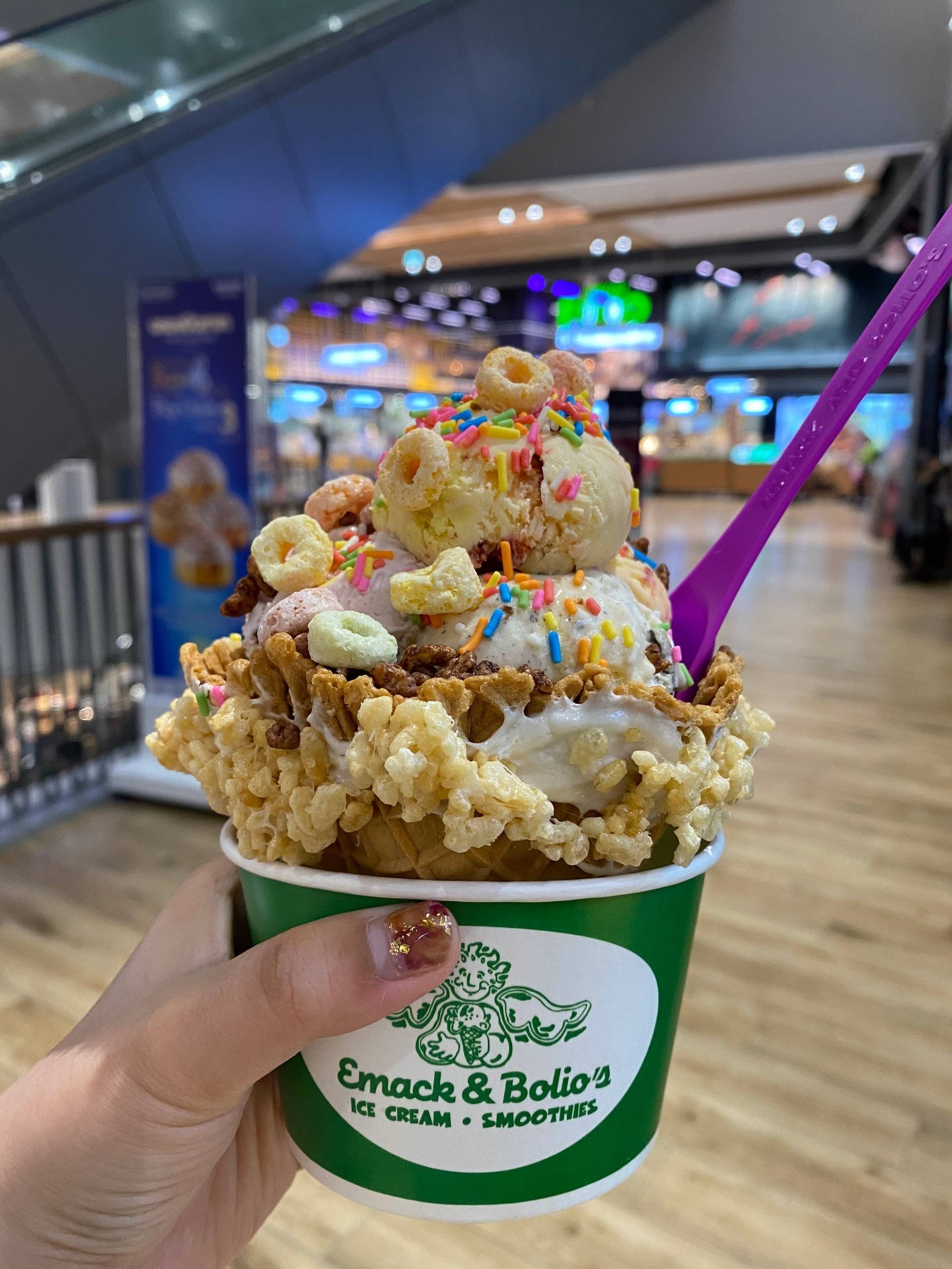 สเปซเค้ก • ไอติม 3 ลูก กับท้อปปิ้งฟินๆ ร้าน Emack & Bolio's Samyan ...