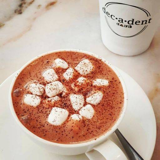 [รีวิว] ร้าน Decadent Cafe | เมนูแนะนำ รูปภาพ ราคา