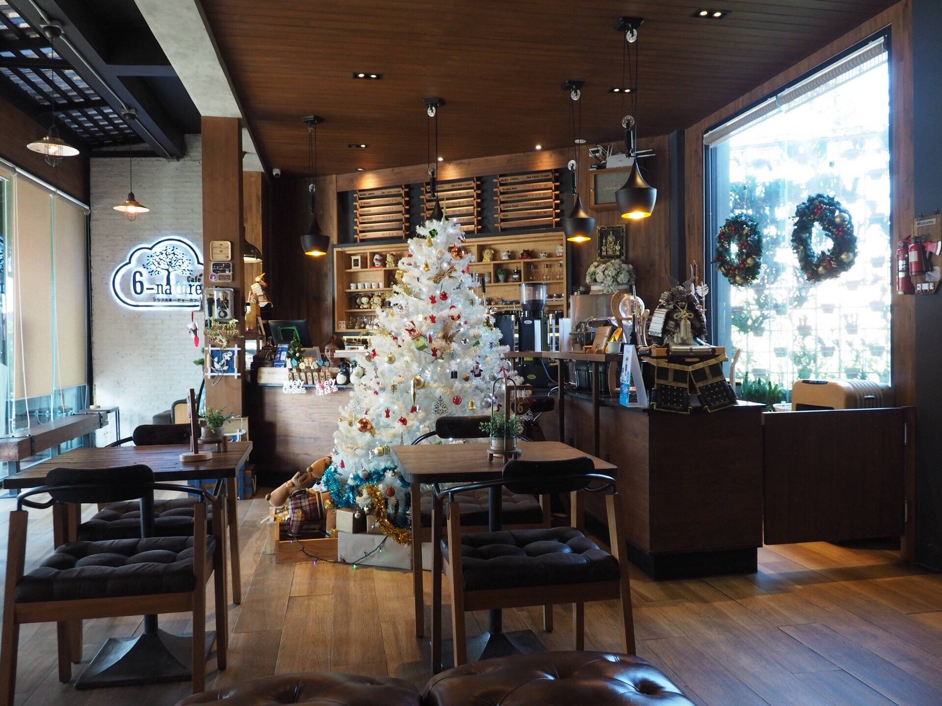รีวิว 6-nature Cafe - ร้านกาแฟนั่งสบายๆ ผู้คนไม่พลุกพล่านดีค่ะ