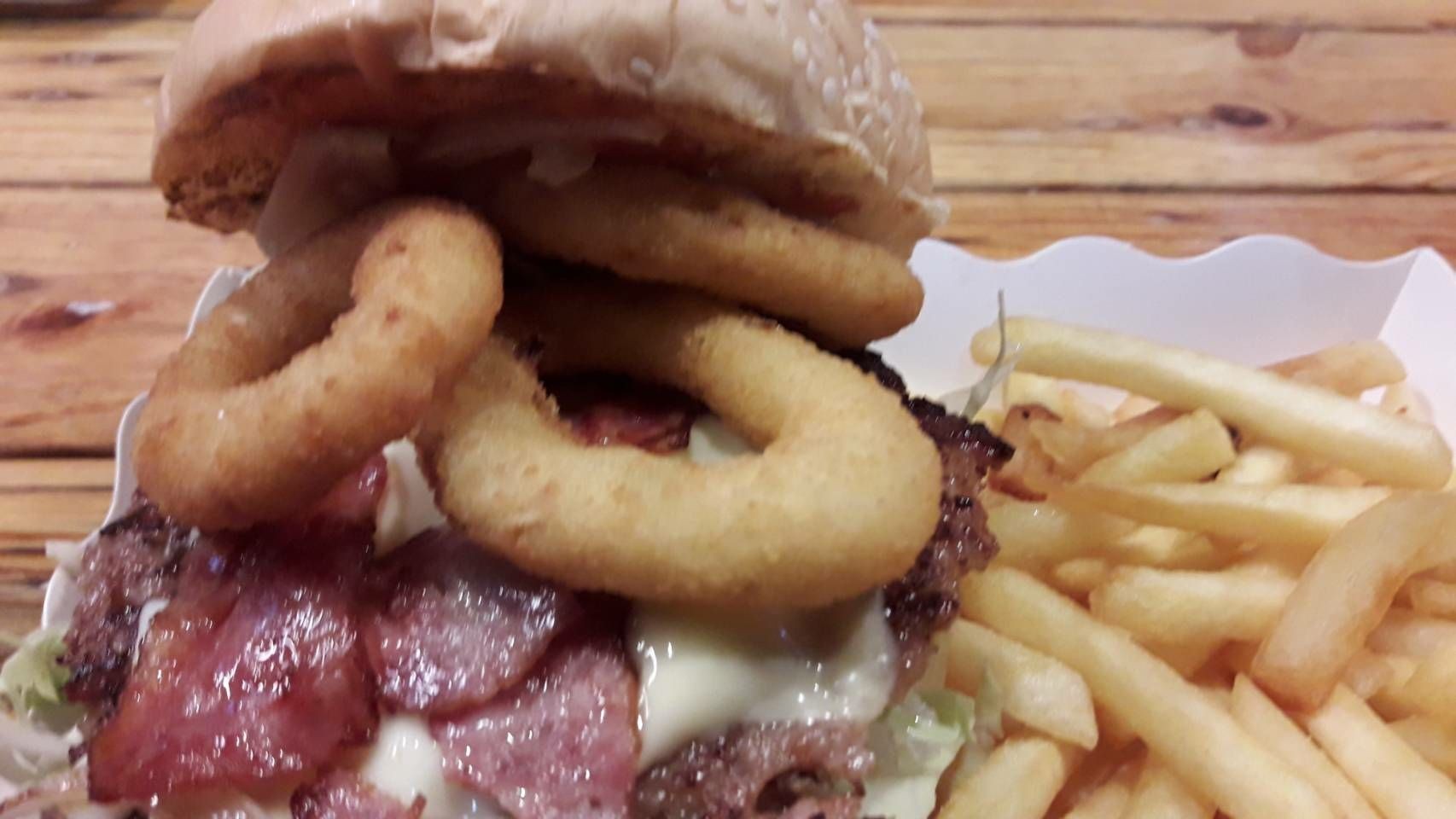 รีวิว MR. BURGER (ศาลายา) Groovemarket salaya - American taste that u ...