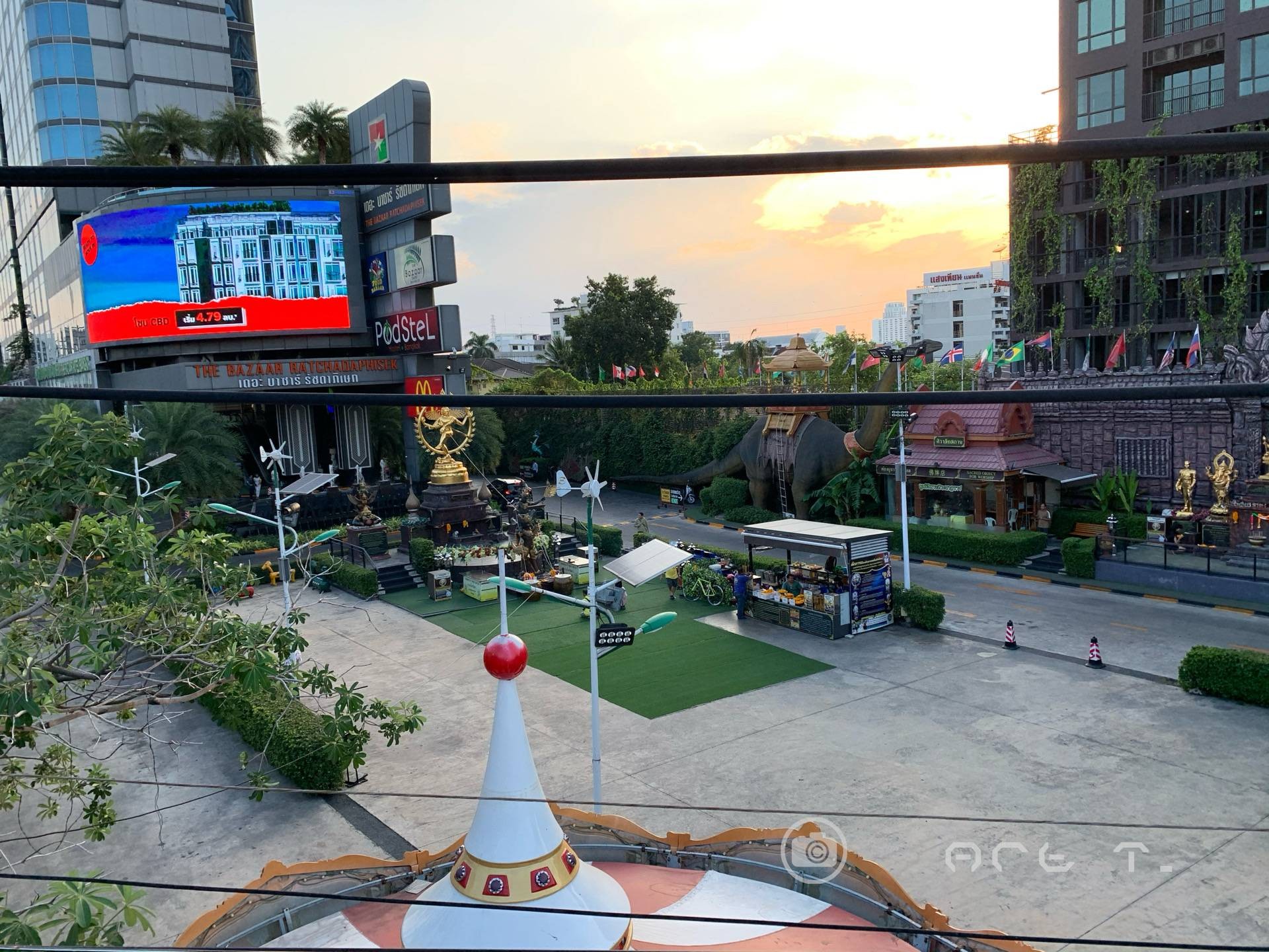 The Bazaar Ratchadapisek - รีวิวสถานที่ท่องเที่ยว - Wongnai