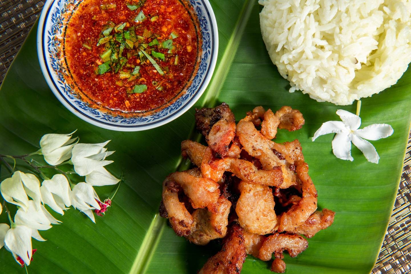 ร้าน หมูทอด น้ำปลา หมูขอร้อง | รีวิวร้านอาหาร