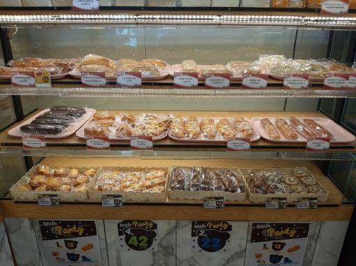 รูป ร้านยามาซากิเอ็กซ์เพรส สาขาบีทีเอสพญาไท (Yamazaki Express BTS ...