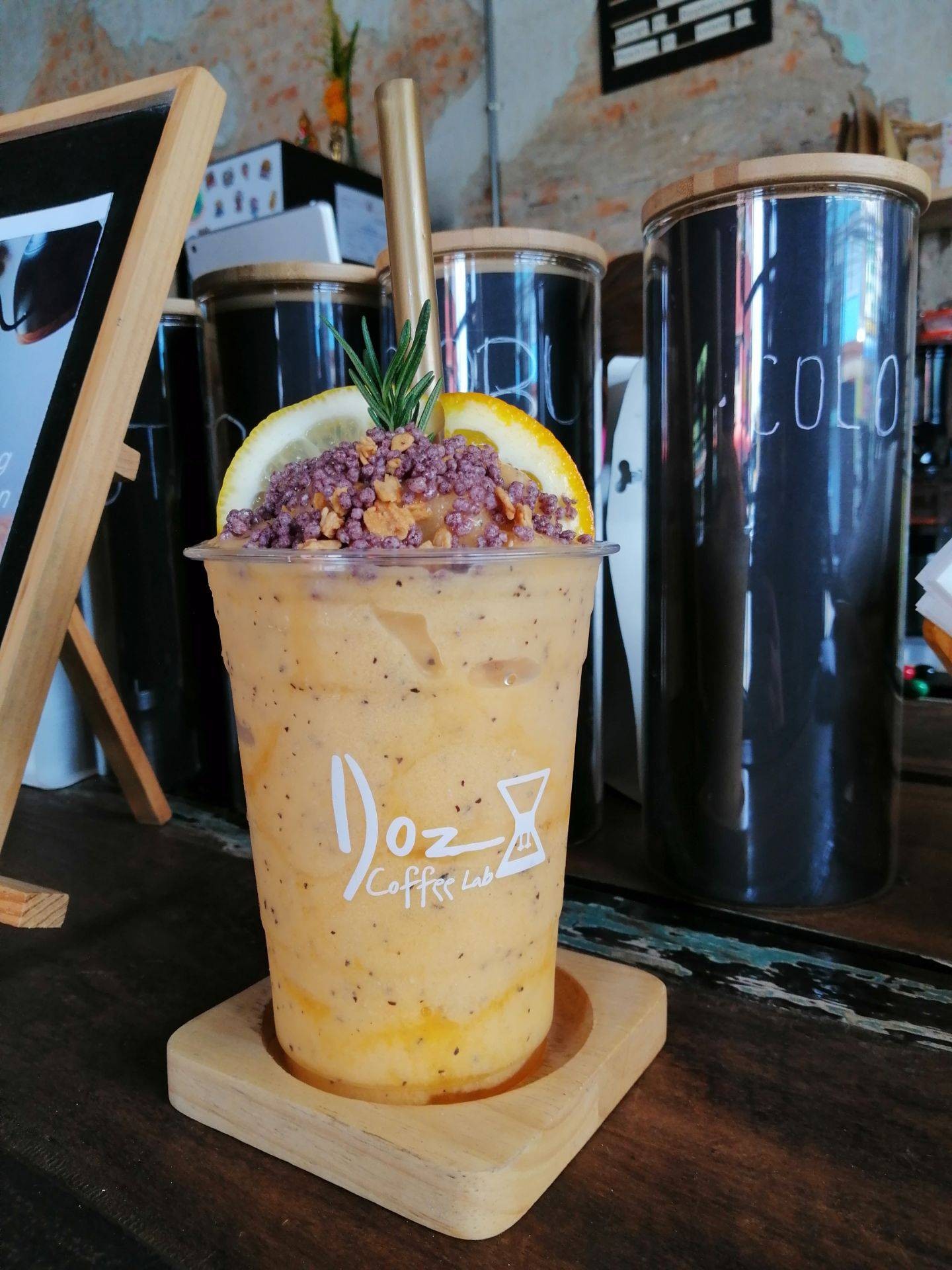 รีวิว Doz Coffee Lab - ร้านกาแฟ เล็กๆ บรรยากาศ ดี๊ดี