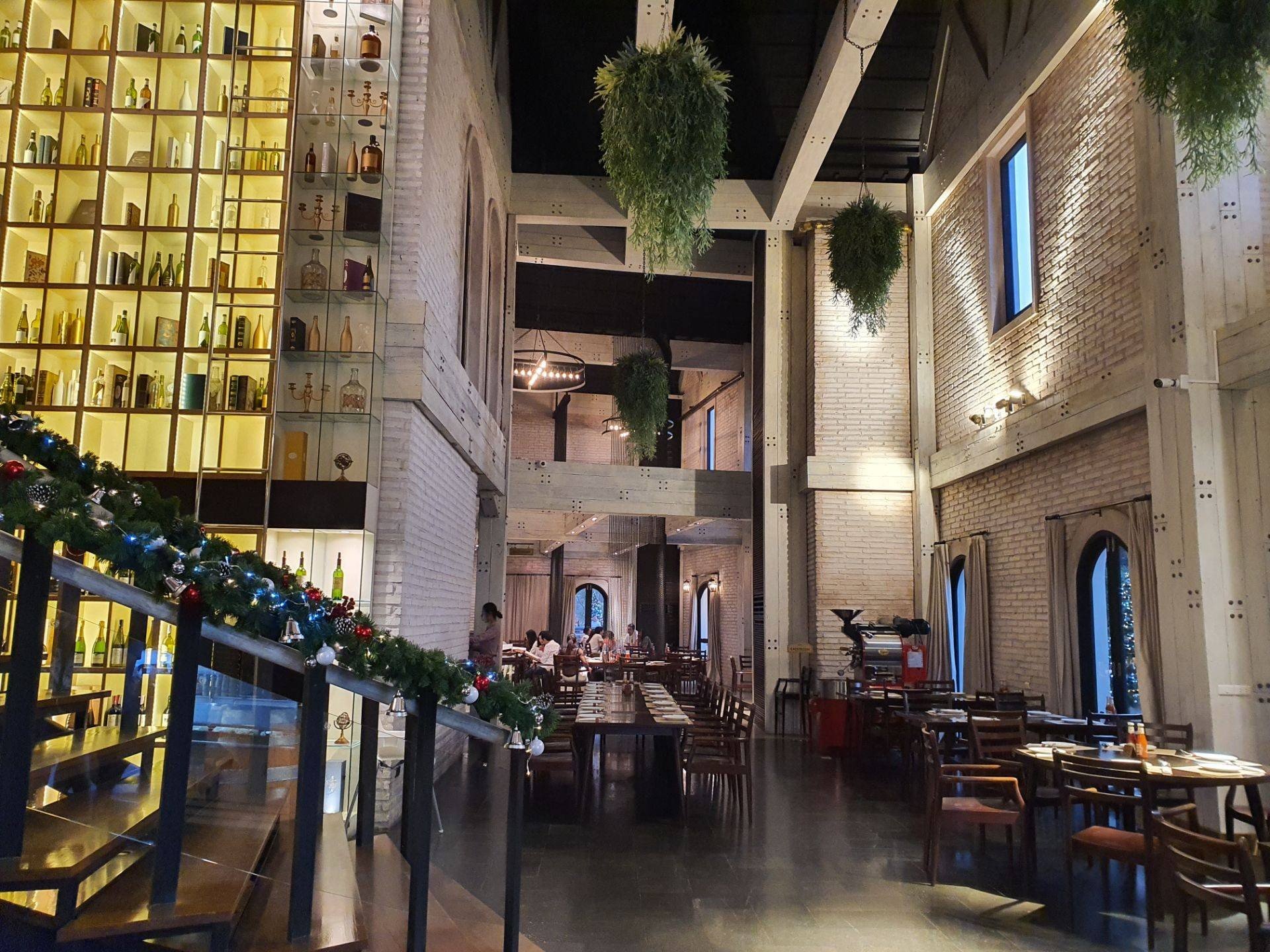 รีวิว Midwinter Green - ครบทั้งบรรยากาศและรสชาติอาหารดีมาก สายถ่ายรูปห้ามพลาด