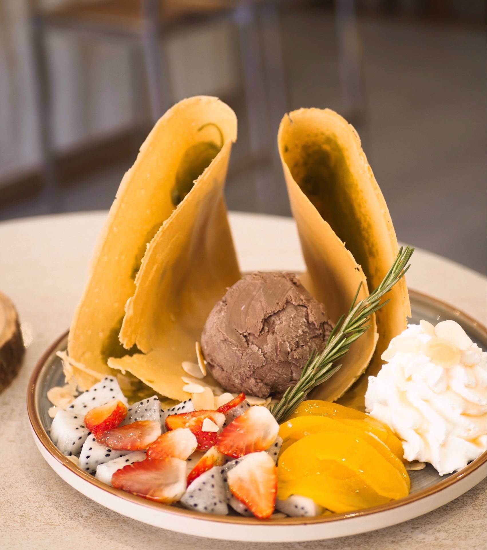 รีวิว Aram Coffee&Crepes - Aram cafe คาเฟ่สไตส์มินิมอลแถวหาดกะตะ