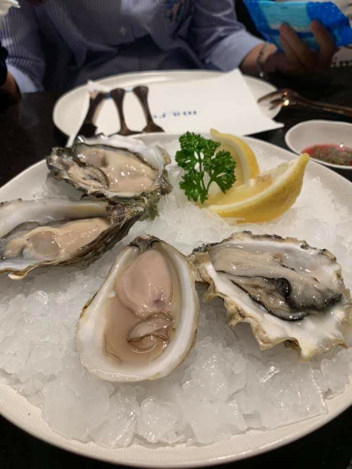 Oyster • gillardeau & fine de claire from 🇫🇷 French Kiss from 🇨🇦 Barron ...