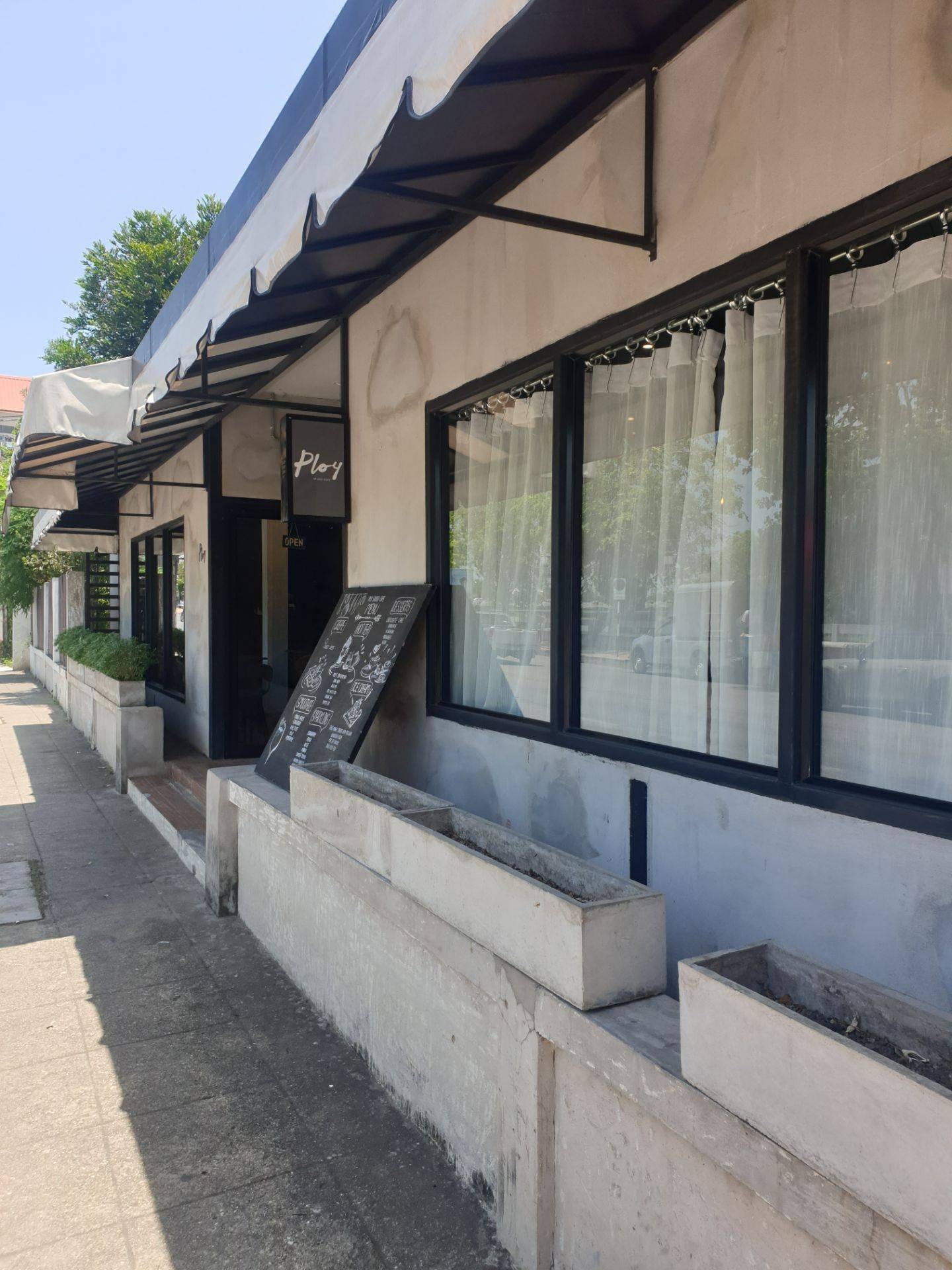 รีวิว Ploy Studio Cafe - ร้านเปิดแล้วนะ