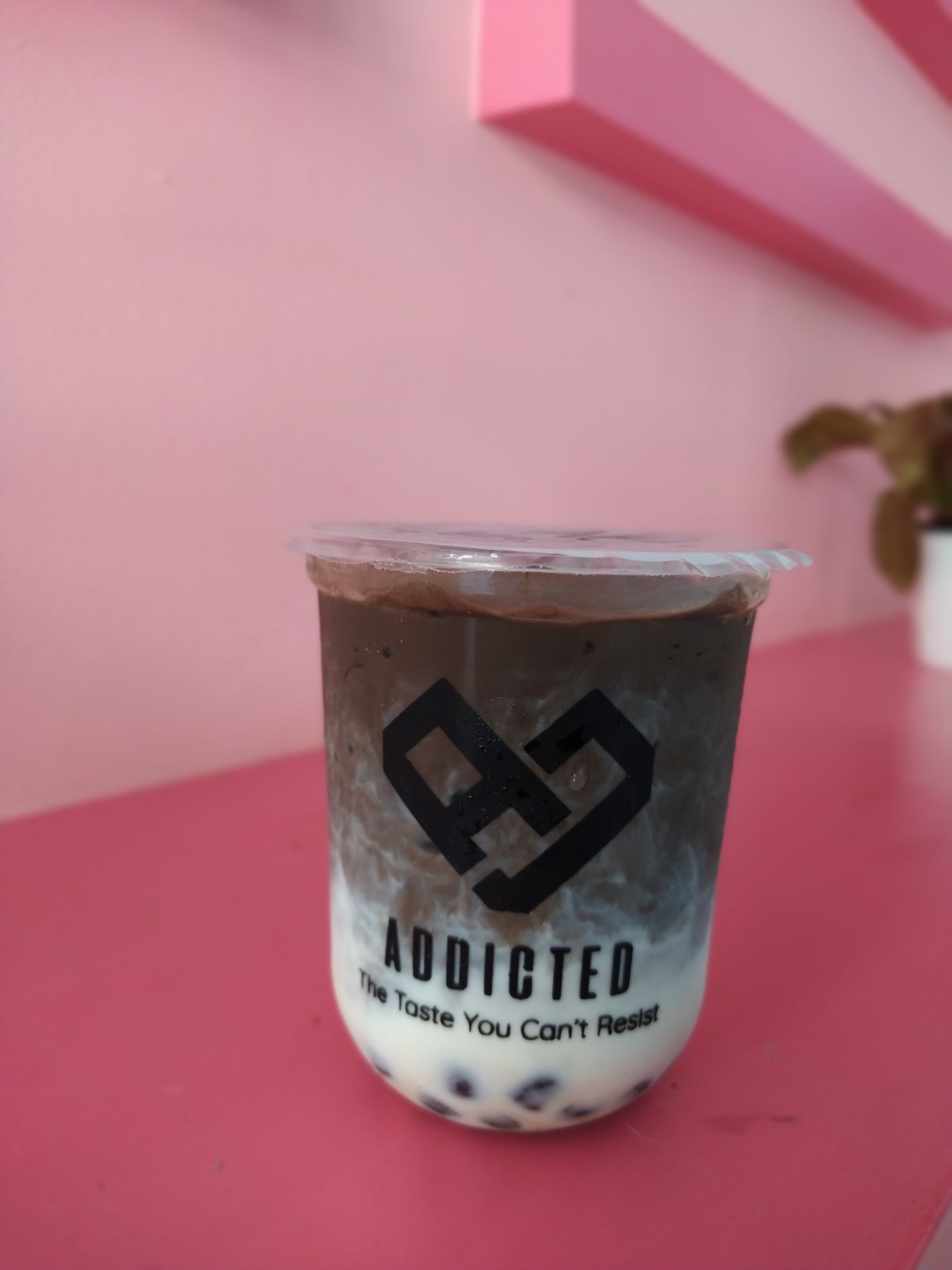 รีวิว Addicted Bubble Tea ชานมไข่มุก - อร่อยมากครับ เนื้อบุกหนึบหนับ โฮ ...