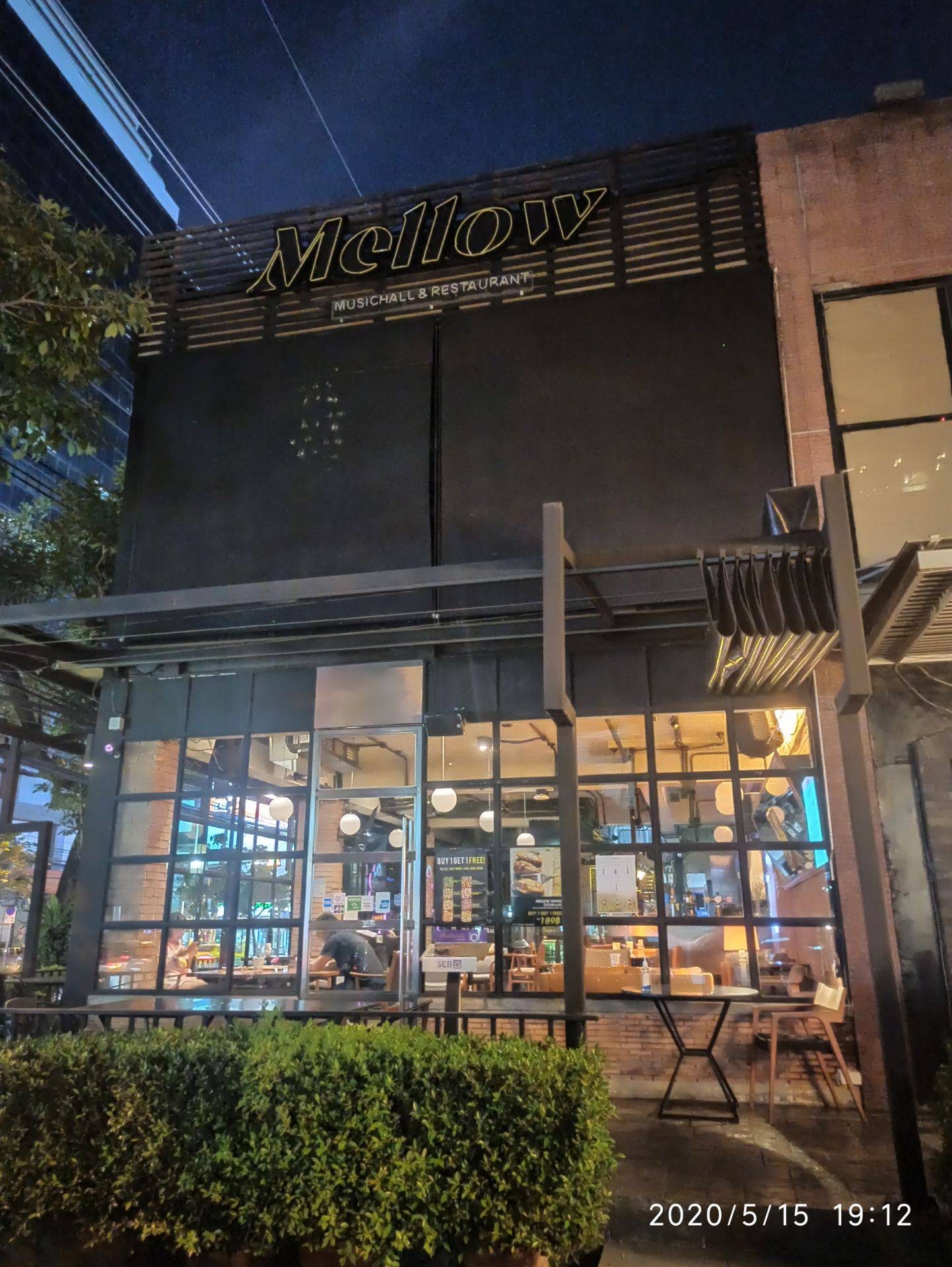 รีวิว Mellow Restaurant & Bar Penny's Balcony ทองหล่อ 16 - กินนอกบ้านครั้งแรก หลังจากปลดล็อคโค ...