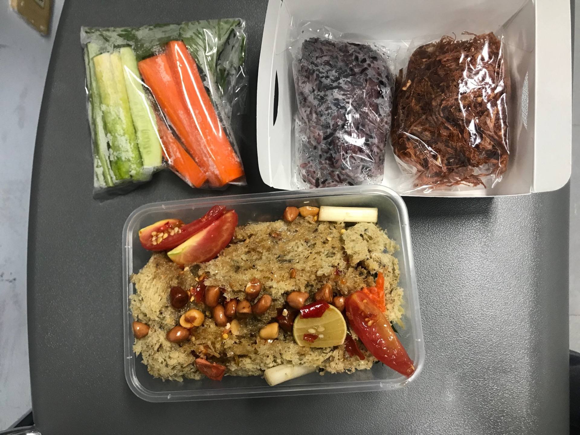 รีวิว แซ่บอีลี่ เอเวอรี่เดย์ (Zaab Eli Everyday) Silom Complex - แซ่บมากแม่ โปรโมชั่นก็ยั่วยวน ...