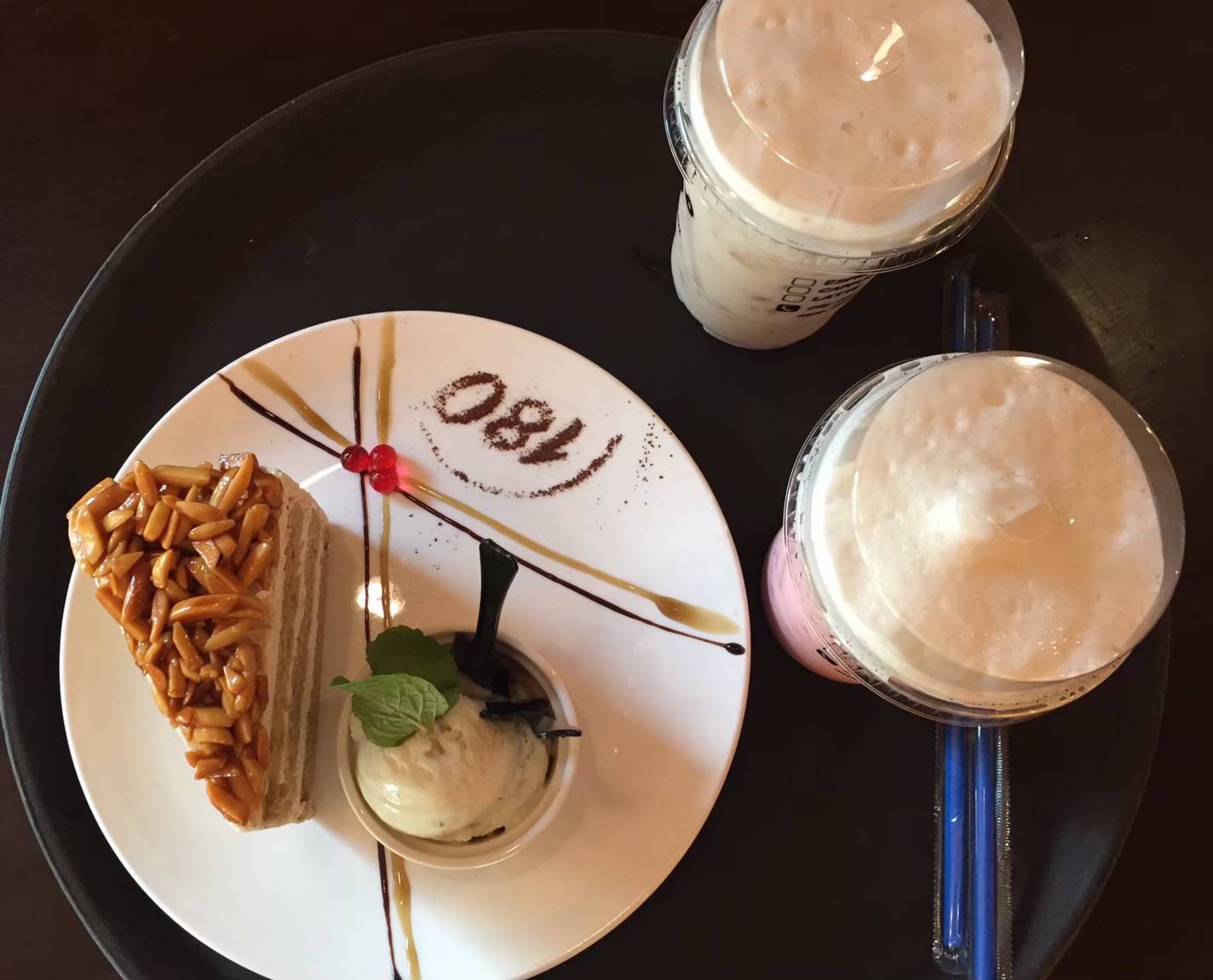 รูป 180 cafe 180 All Day All Season Hostel - Wongnai