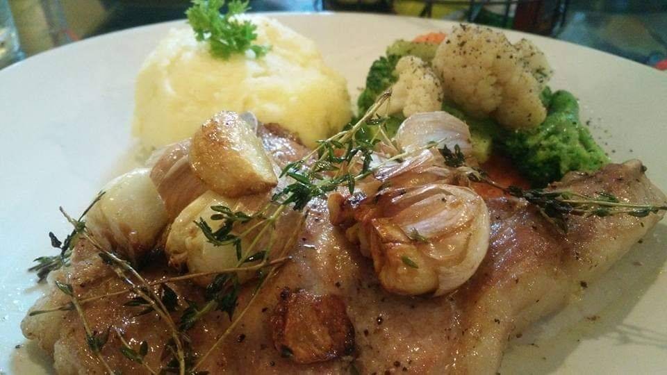 รีวิว Smith & Rabbit - ร้านใกล้ที่พักเดินจากคอนโดเลยครับ บรรยากาศ ชิวๆๆ เมนูจานด่วนอร่อยทุกอย่าง ...