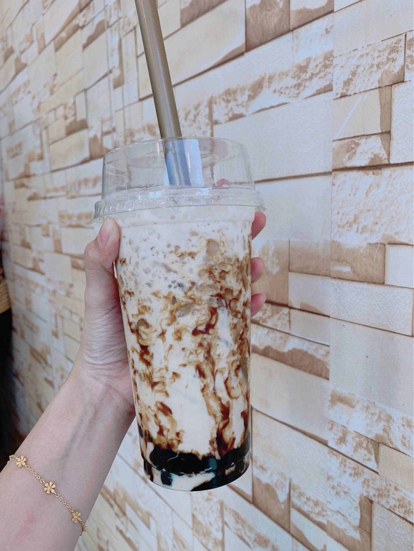 รีวิว Buddy tea สาขาคลอง2 ธัญบุรี คลอง 2 ธัญบุรี - นมสดบราวน์ชูการ์อร่อยมากค่ะ