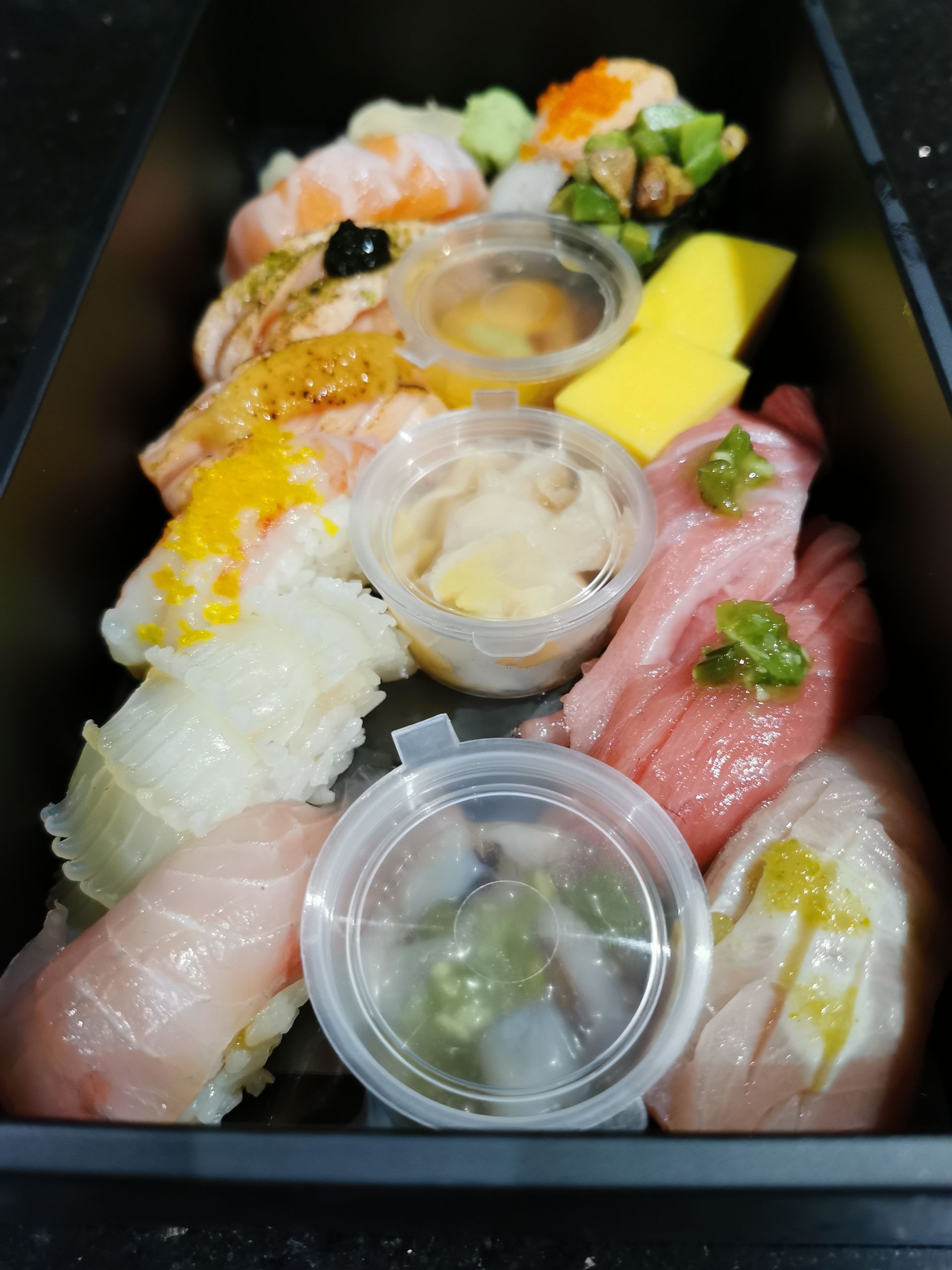 Omakase Box ร้าน Hotaru Omakase จามจุรีสแควร์ - Wongnai