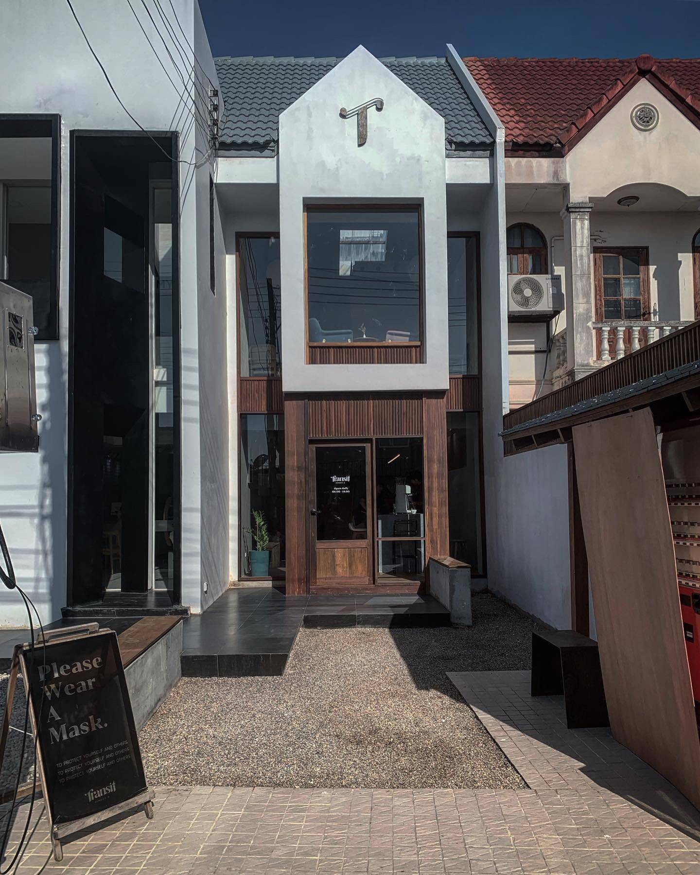 รีวิว Transit Number 8 - จุดเปลี่ยน จากวันธรรมดา ให้เป็นวันแห่งคาเฟอีน ...