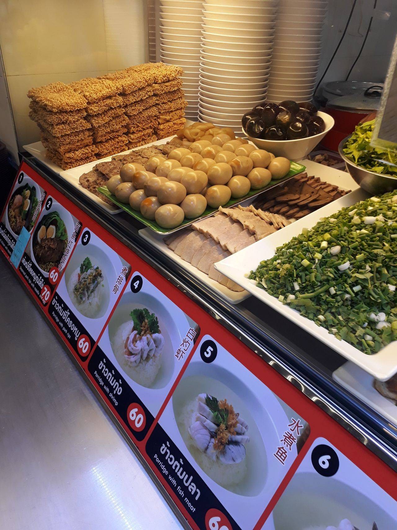 รีวิว Magic Food Court - หิวๆ ที่สนามบินสุวรรณภูมิ ต้องที่นี่ครับ