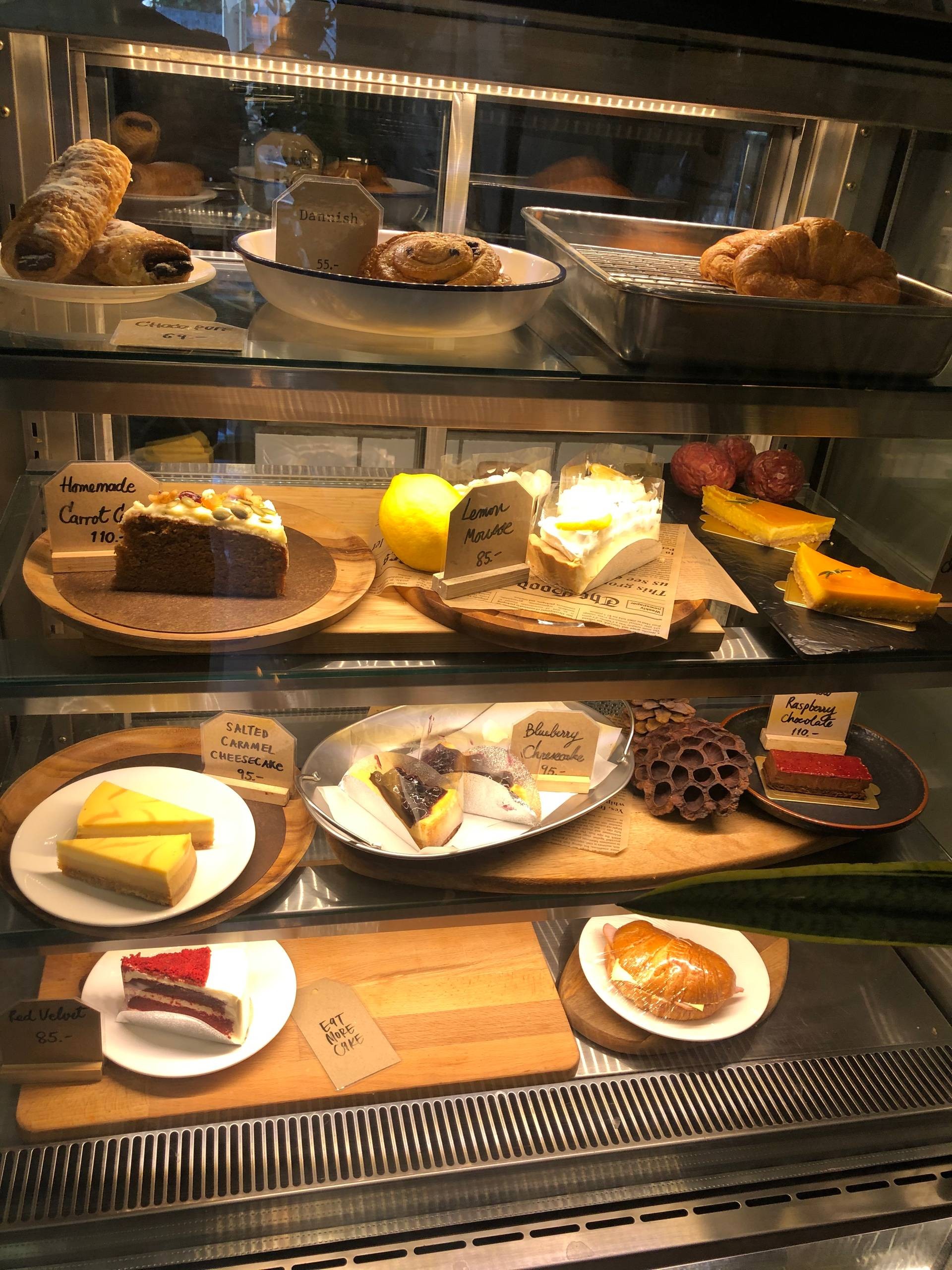 รีวิว Double U Coffee & Bakery - มา ซ.รางน้ำ ต้องมาแวะร้านนี้ตลอด