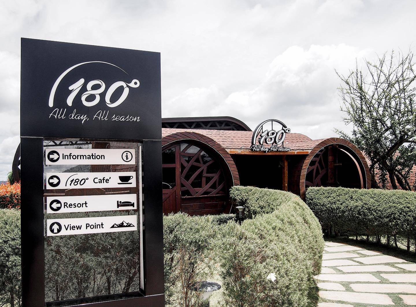 รีวิว 180 cafe 180 All Day All Season Hostel - อยากเจอทะเลหมอกต้องมา ...