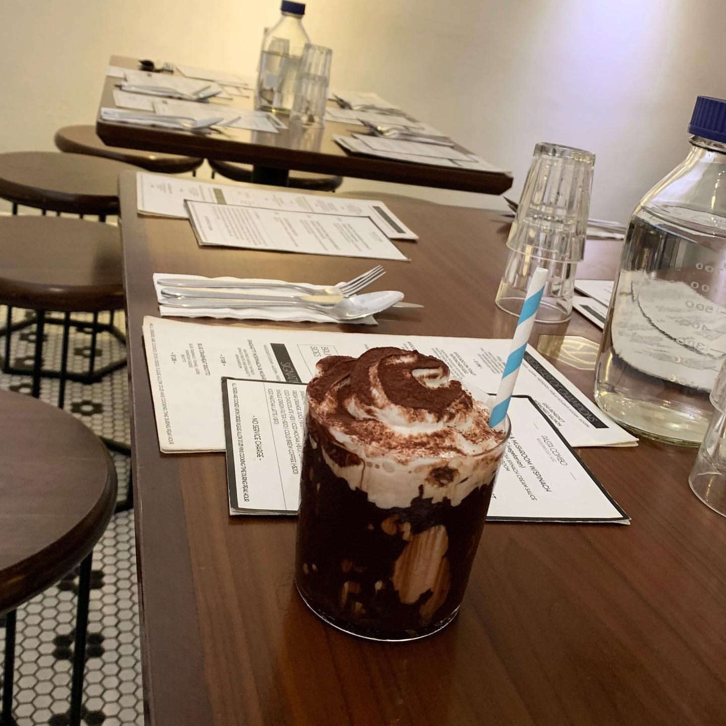 รีวิว The Cupping Room Wan Chai, Hong Kong - 🌙💕Cupping Room Coffee ...