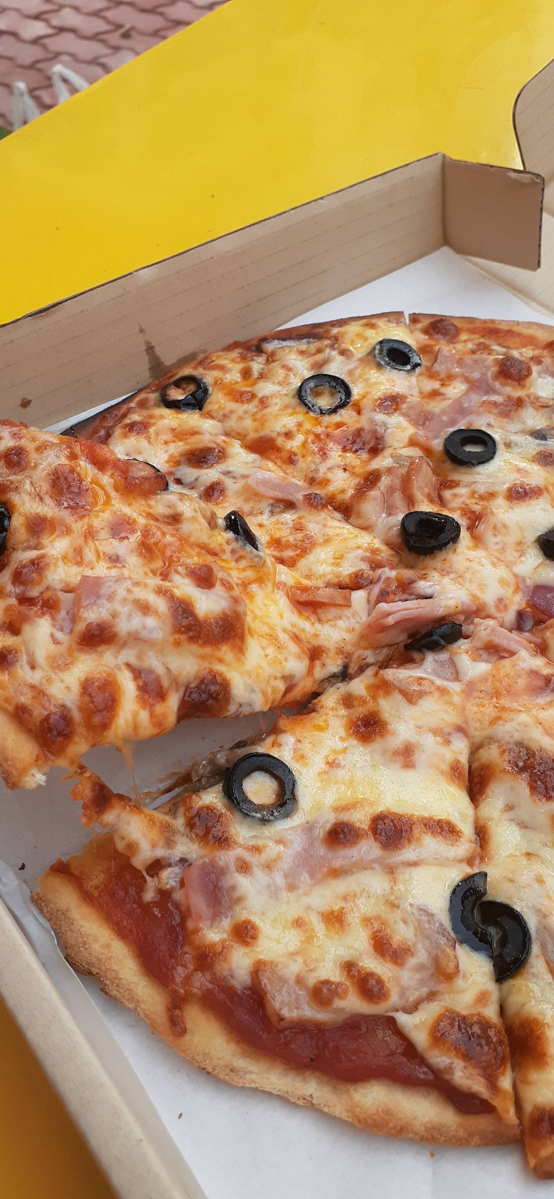 Supreme Royal 10 Inch ร้าน Royal pizza Narathiwas24