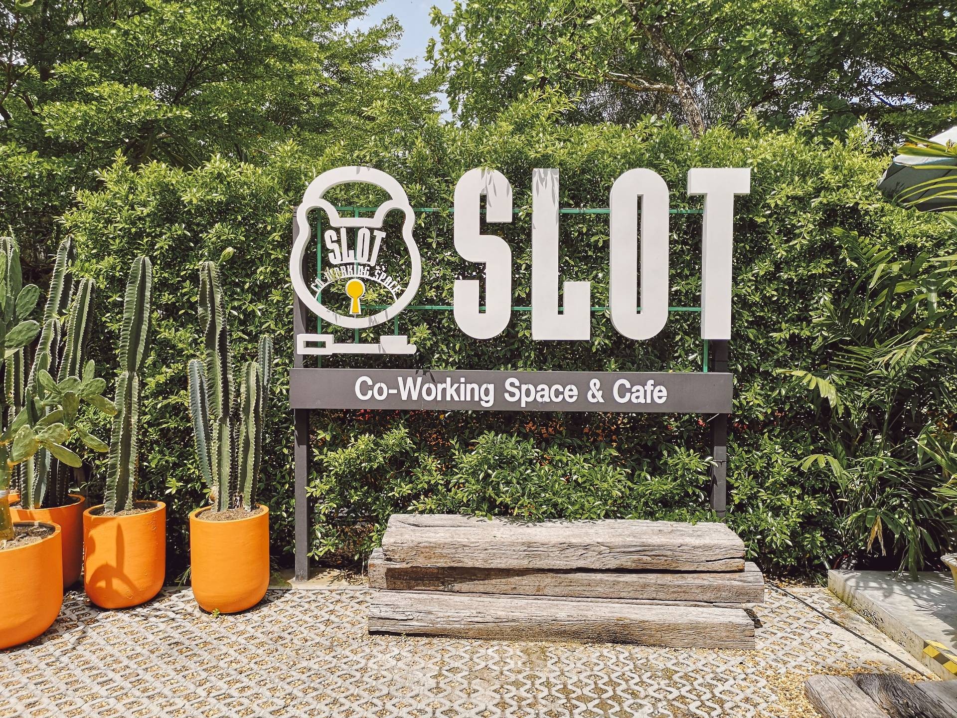 รีวิว Slot Cafe - - อาหารอร่อย เค้กอร่อย มุมถ่ายรูปเยอะมาก