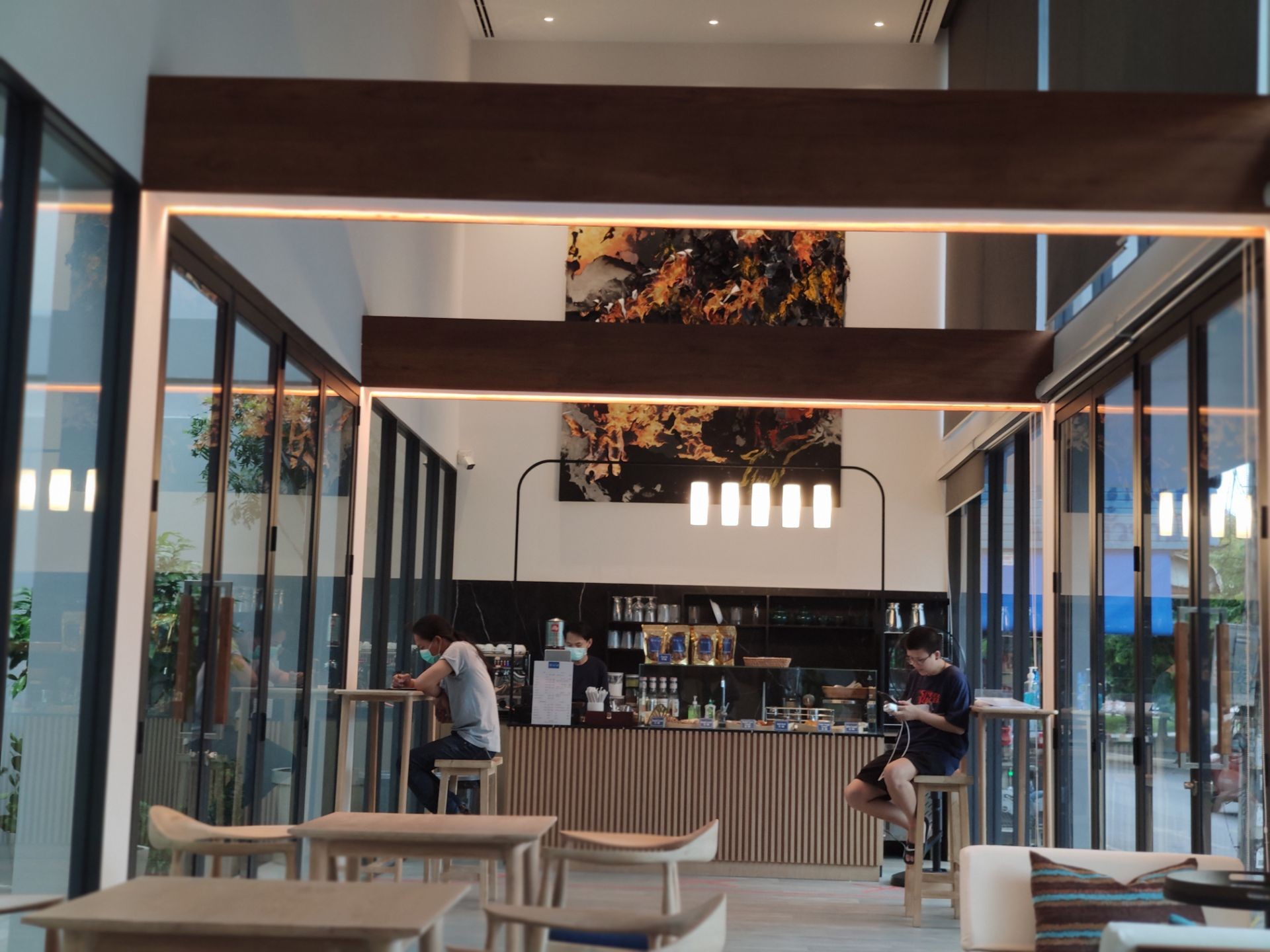 รีวิว Quu - ร้านกาแฟ เป็นส่วนหนึ่งของโรงแรม สวยมากๆ เหมาะกับการมาทำงาน