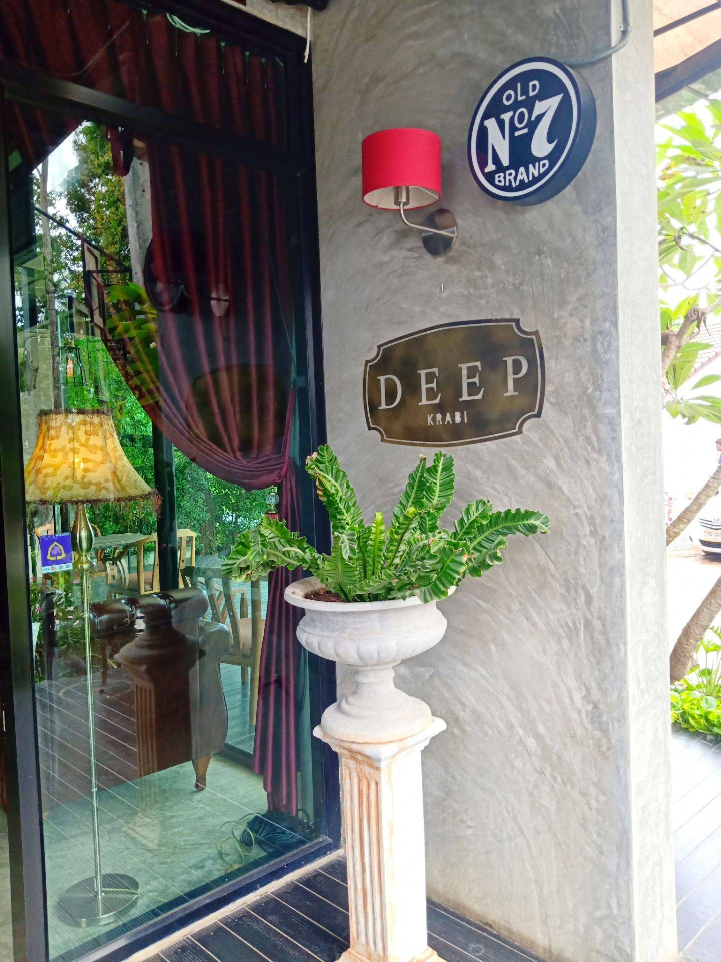 รีวิว Deep Lounge & Residence - เปลี่ยนบรรยากาศพักผ่อนวันหยุดแบบอาร์ตๆ ...