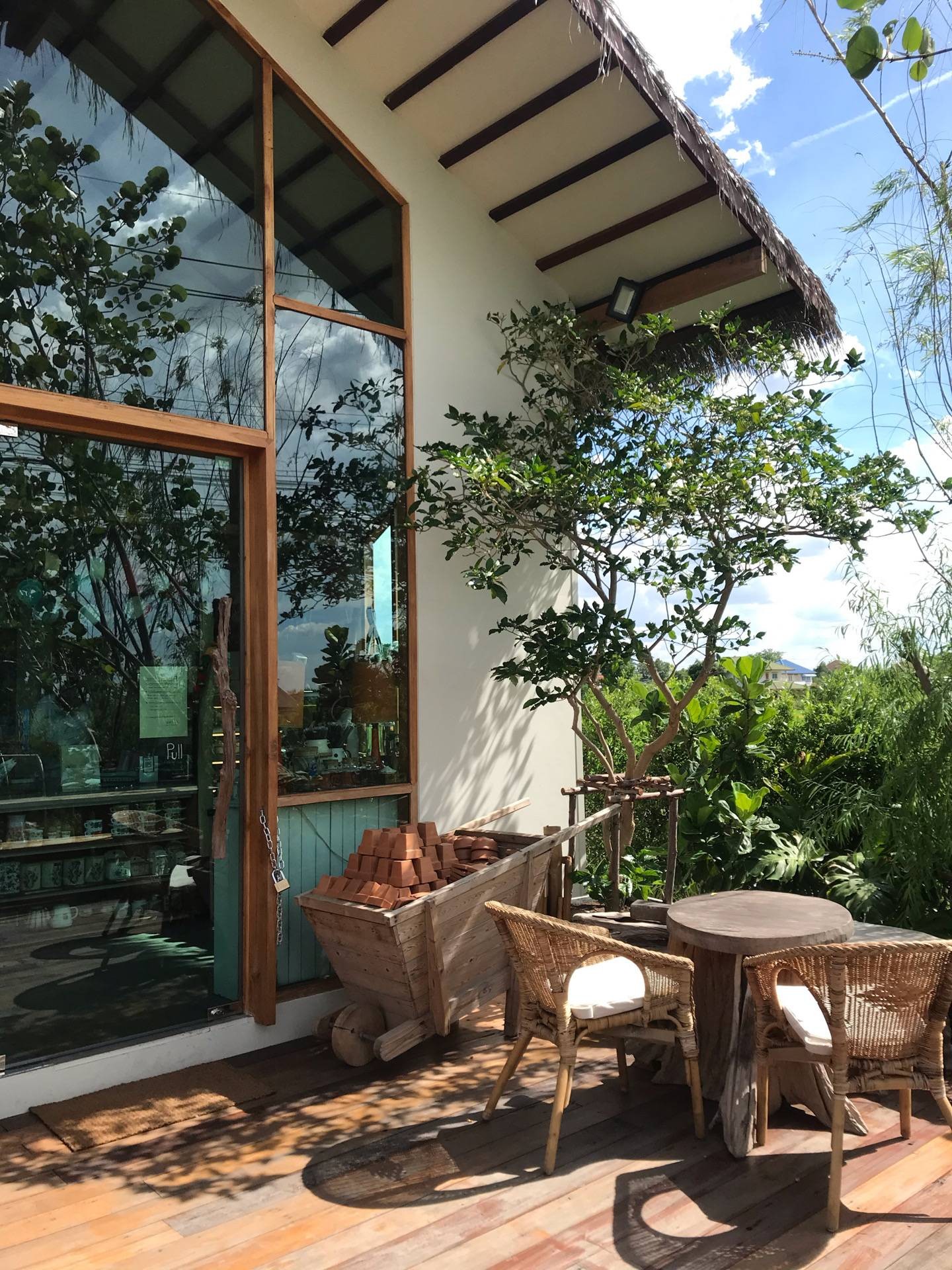 รีวิว Vintique Cafe & Lifestyle - ร้านน่ารัก เครื่องดื่มอร่อย
