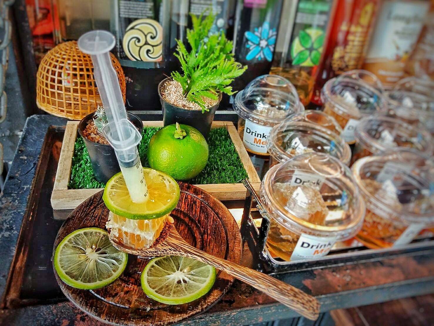 ร้าน Drink Me Two Tone Tea Bar | รีวิวร้านอาหาร