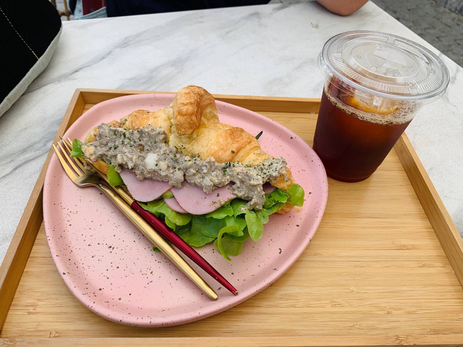 รีวิว Red Temp Coffee - ร้านกาแฟที่วิวสวยสุดๆ กาแฟจัดว่าดีงาม ครัวซองต์ ...