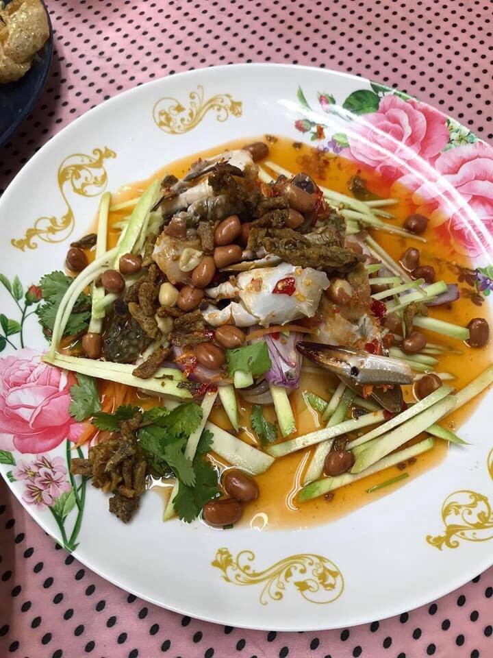 ยำปูม้าน้ำปลาร้า ร้าน ขวัญใจ ยำมะม่วงปูม้า ตลาดสดโต้รุ่งทวีผล ศูนย์การ ...