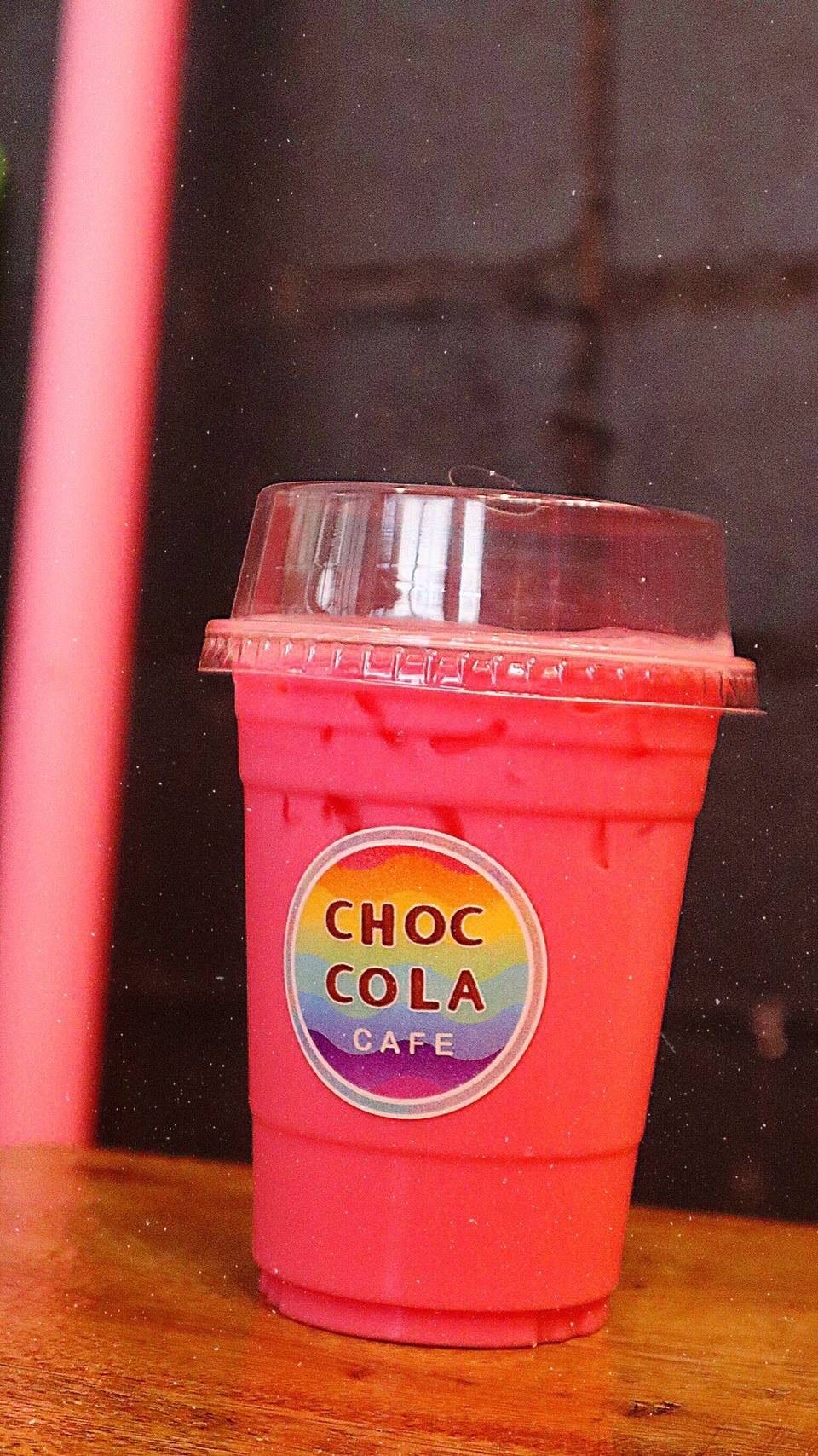 นมชมพูเย็น • image ร้าน Choccola Cafe Churros ชูโรส & นมสด