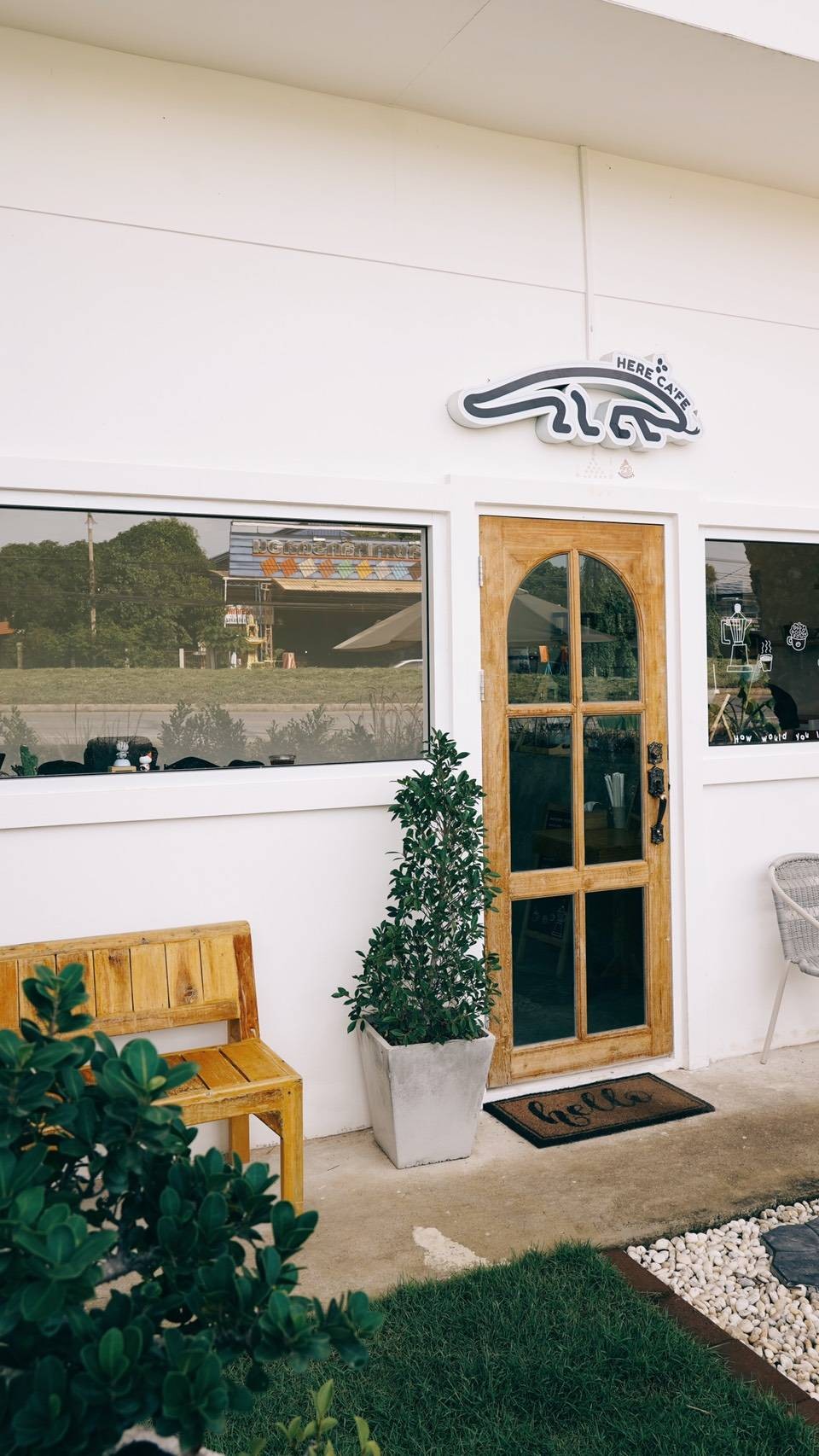 รีวิว Here Cafe' - ถึงแม้ชื่อ "เฮีย คาเฟ่" จะน่าตกใจ คาเฟ่สัตหีบร้านนี้ ...