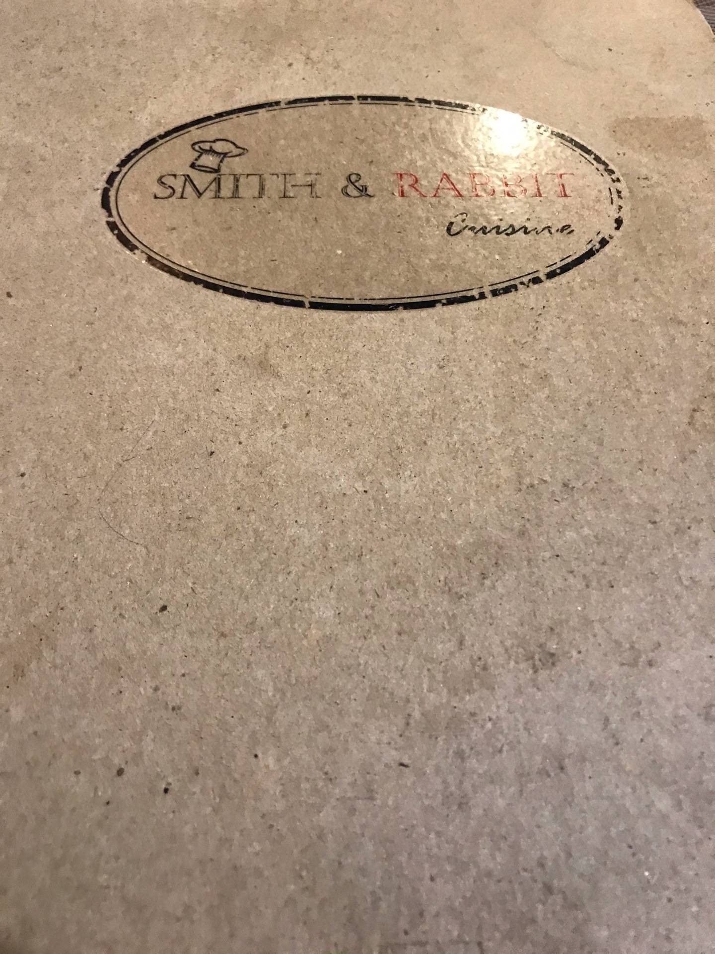 รีวิว Smith & Rabbit - อาหารเฉยๆ ไอศกรีมดับเบิ้ลชอคอร่อย