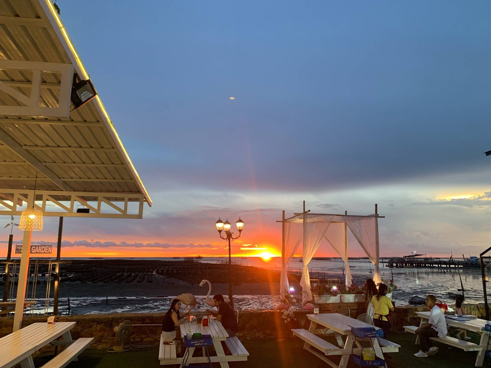 รีวิว The Sea Garden อ่างศิลา อ่างศิลา - อร่อยมากกก บรรยากาศดี ราคาไม่ ...