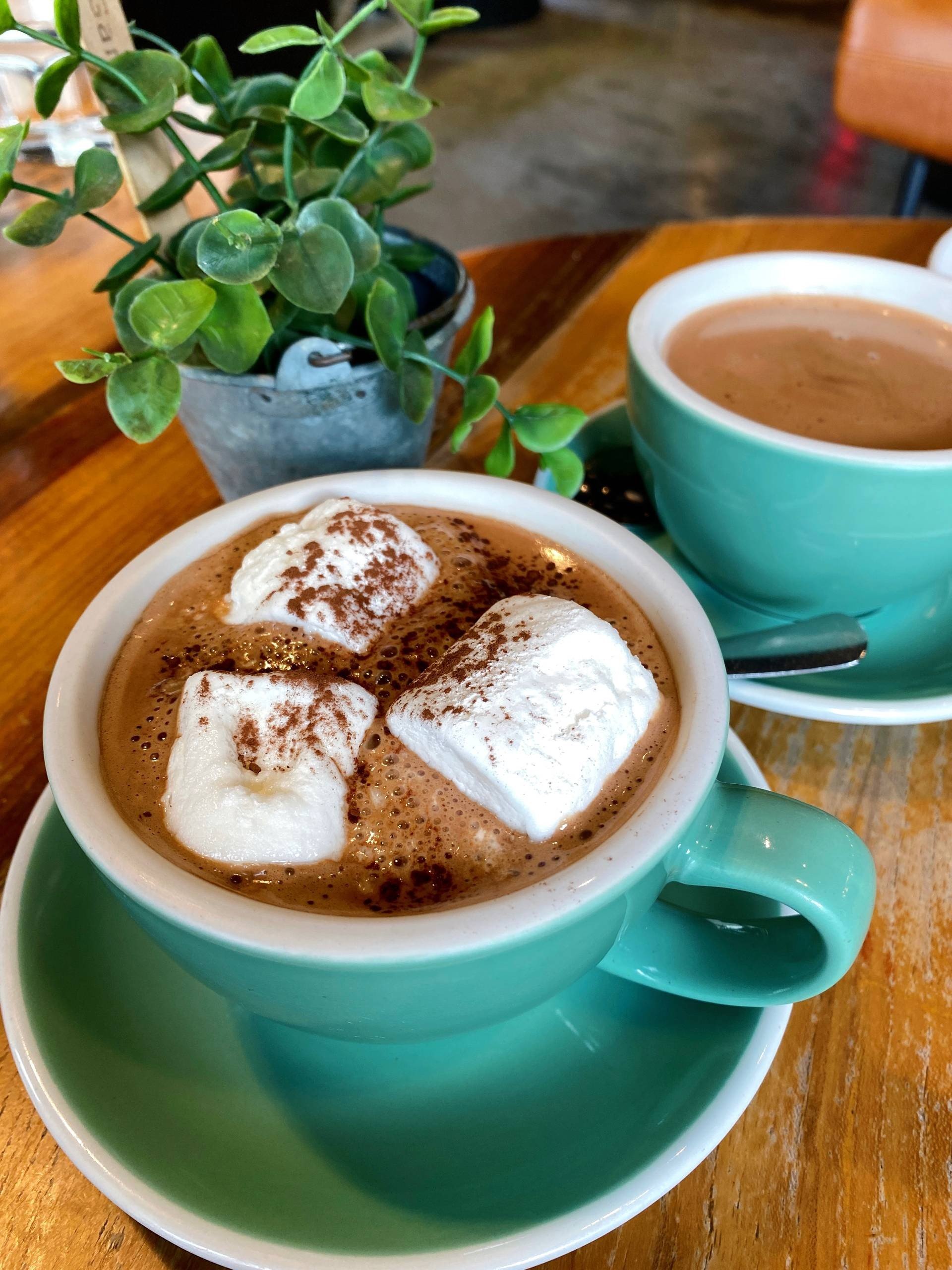 รีวิว Chu Chocolate Bar & Cafe Exchange Tower - Hot Chocolate ดีมากกกก ...