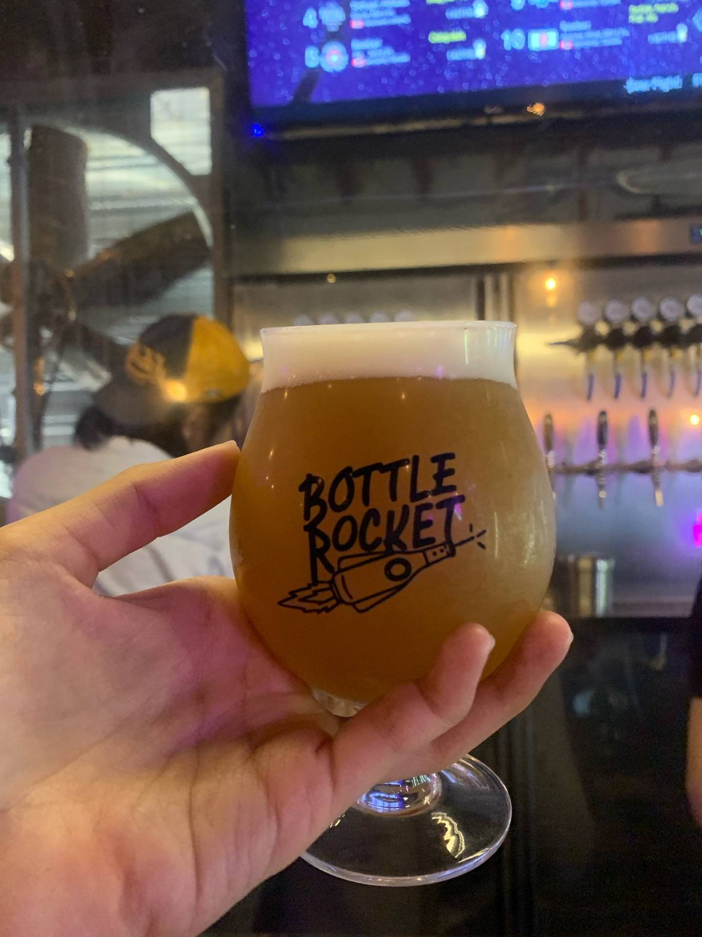 รีวิว Bottle rocket craft beer bar สนามเป้า - บาร์เปิดล้าวว