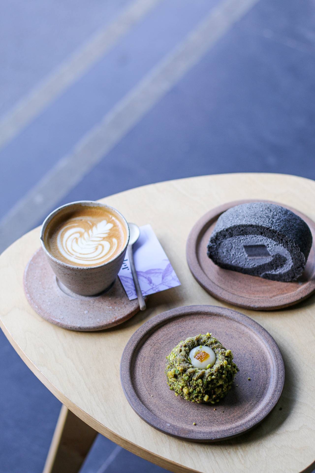รีวิว Calere Coffee - Dine in this time—super small and compact, but ...