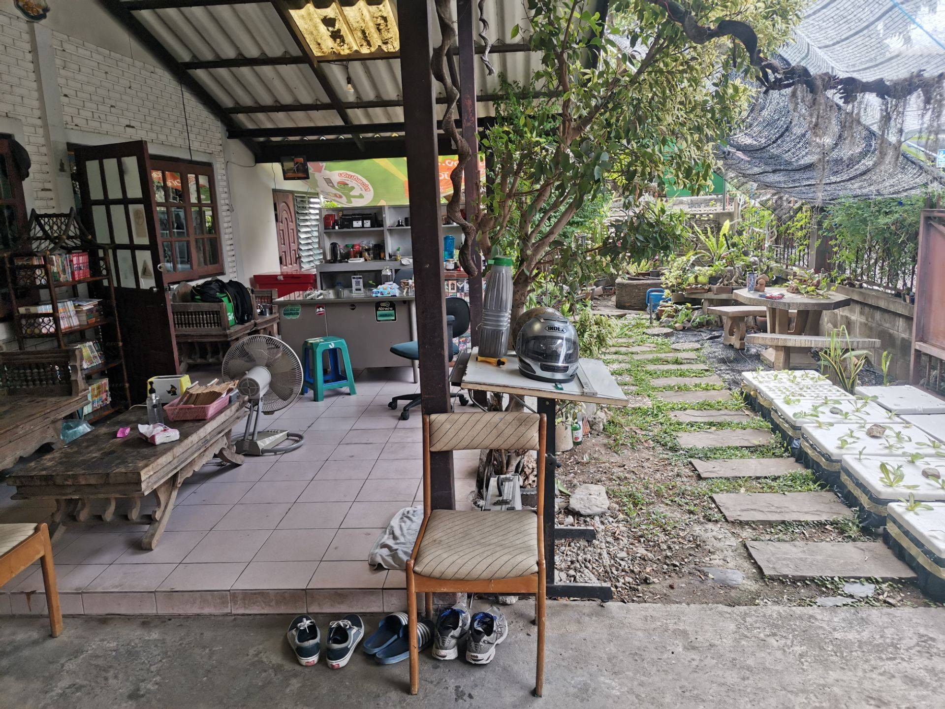 รีวิว Sheweed coffee - ร้านเล็ก ๆ แต่คับไปด้วยคุณถาพ