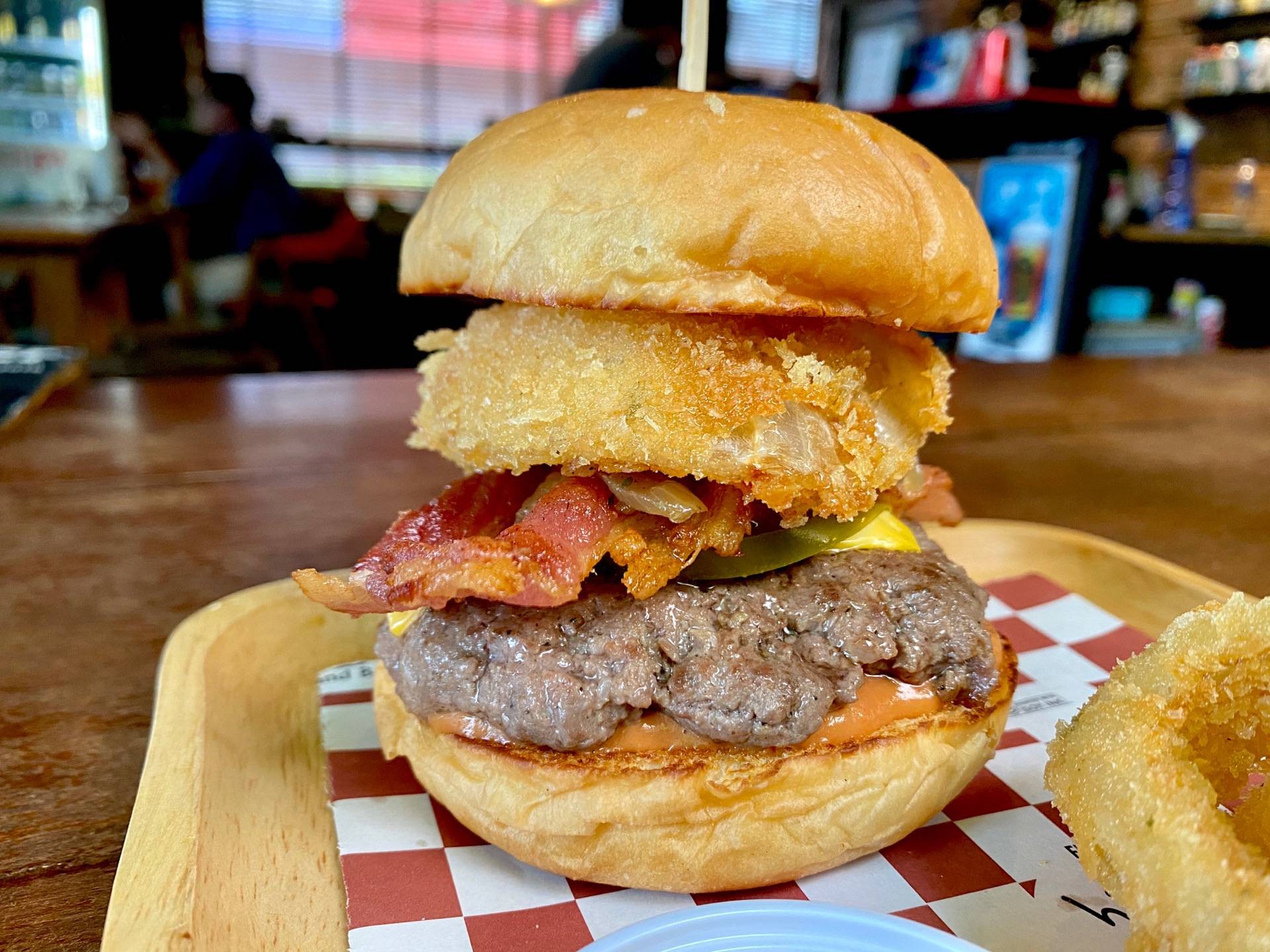 Jim's burger signature (Beef) Original ร้าน JIM's Burgers & Beers วัชรพล