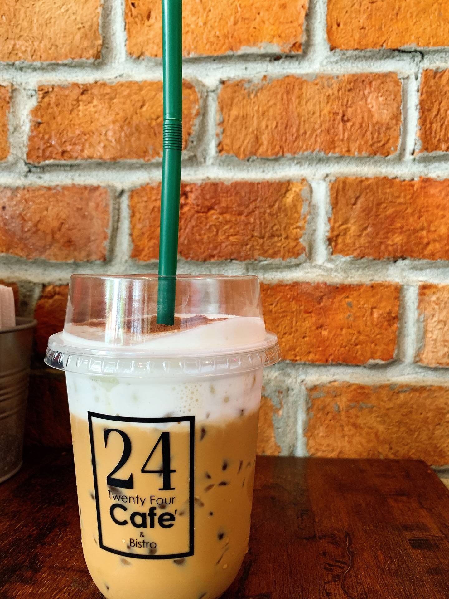 รีวิว 24 Cafe' & Bistro - อาหารอร่อยครับ