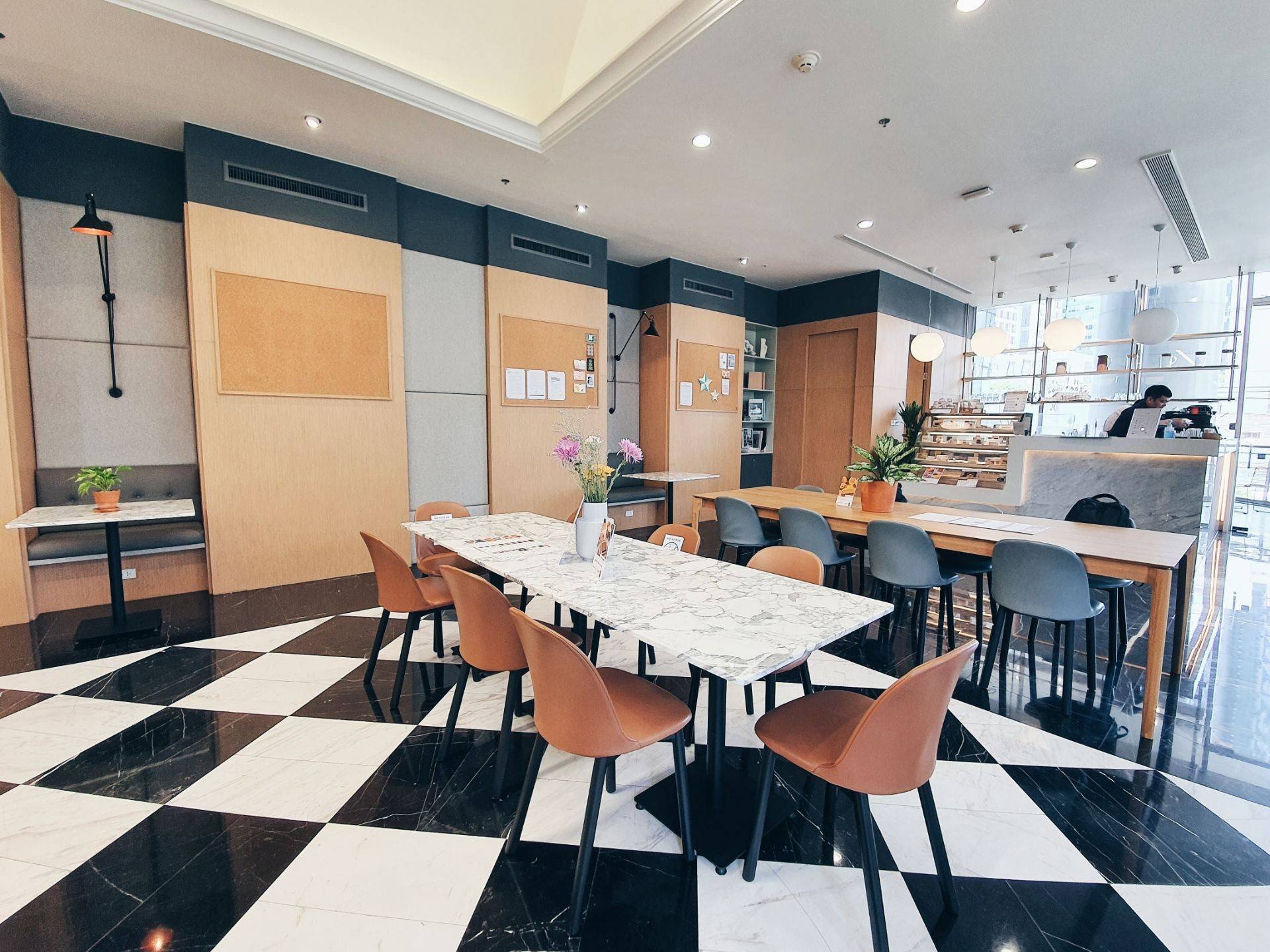 รูป Sweetless Cafe - Matcha&Bakery Empire Tower