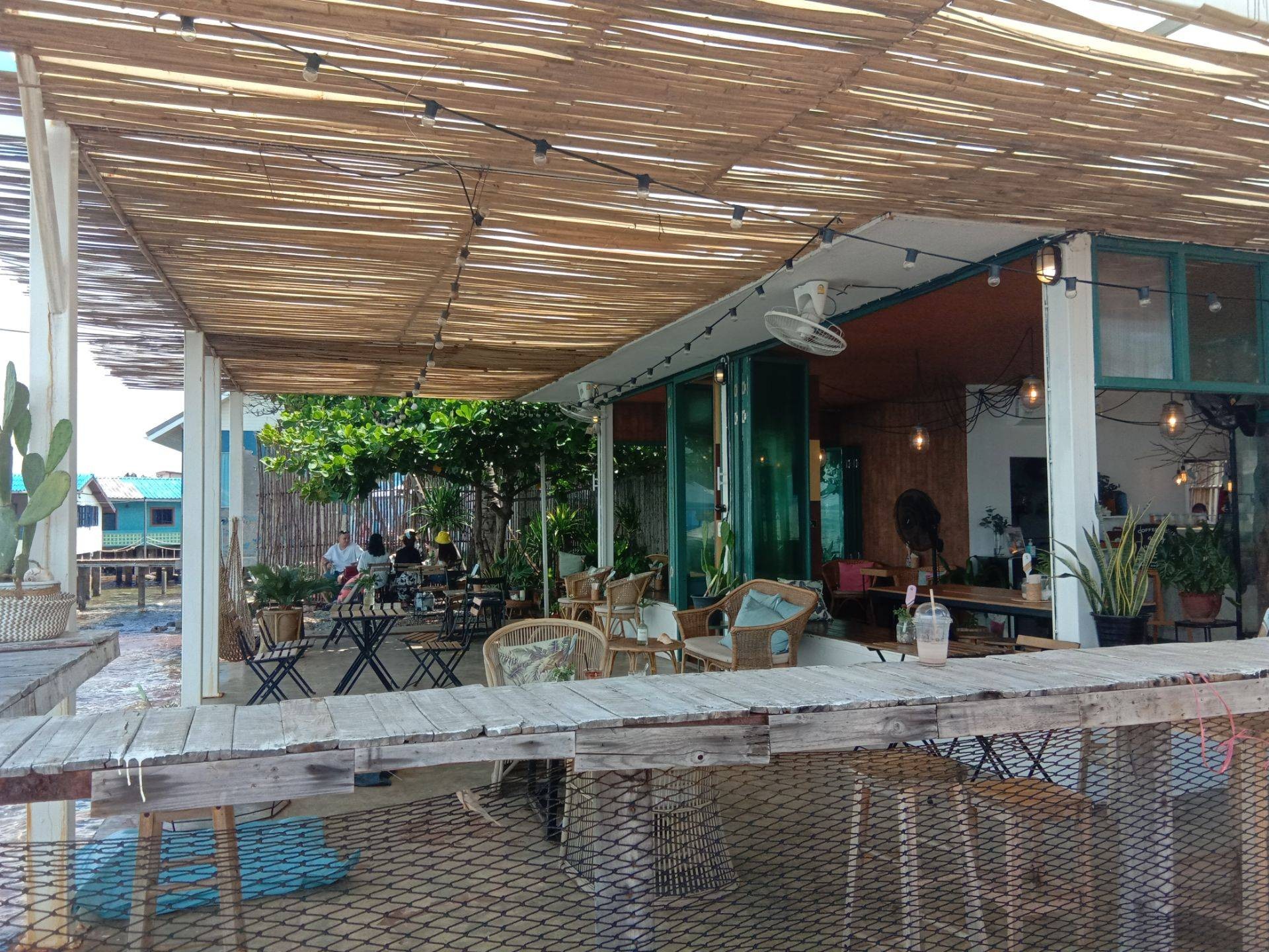 รีวิว Fat Submarine Cafe - คาเฟริมทะเล มาแล้ว... ต้องมาอีก