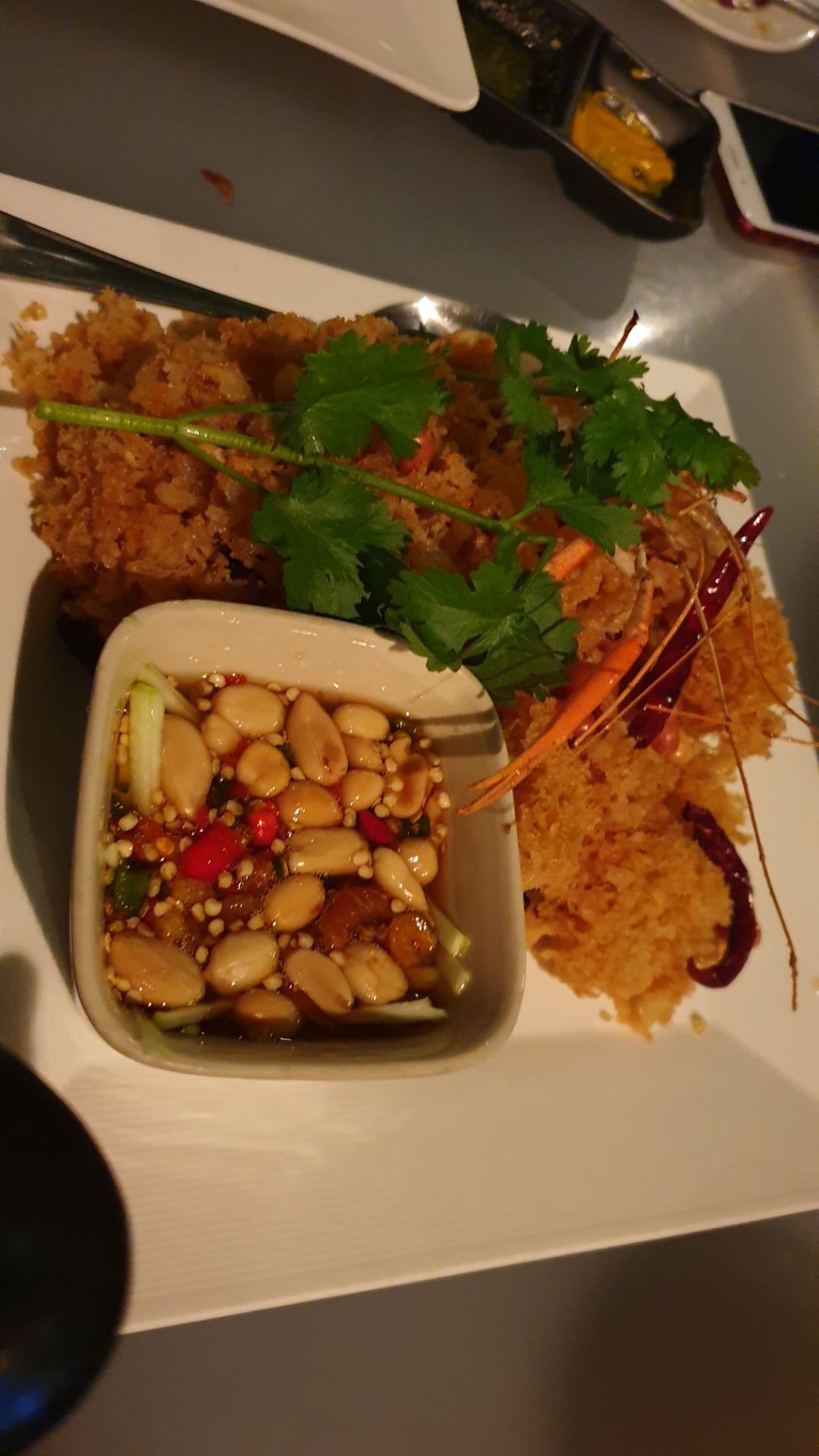 ยำกุ้งฟู ร้าน Bee Groove