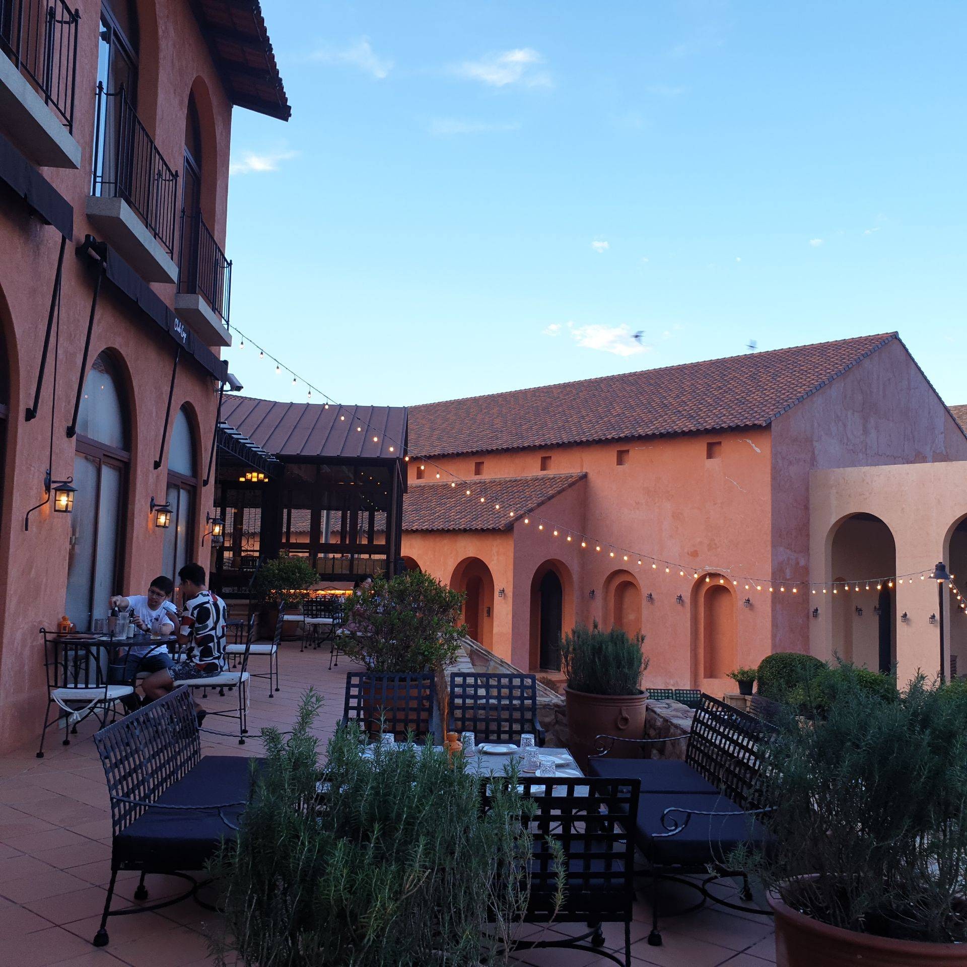 รีวิว Club Lago - บริการดี วิวสวย *เสาร์อาทิตย์มีดนตรีสด