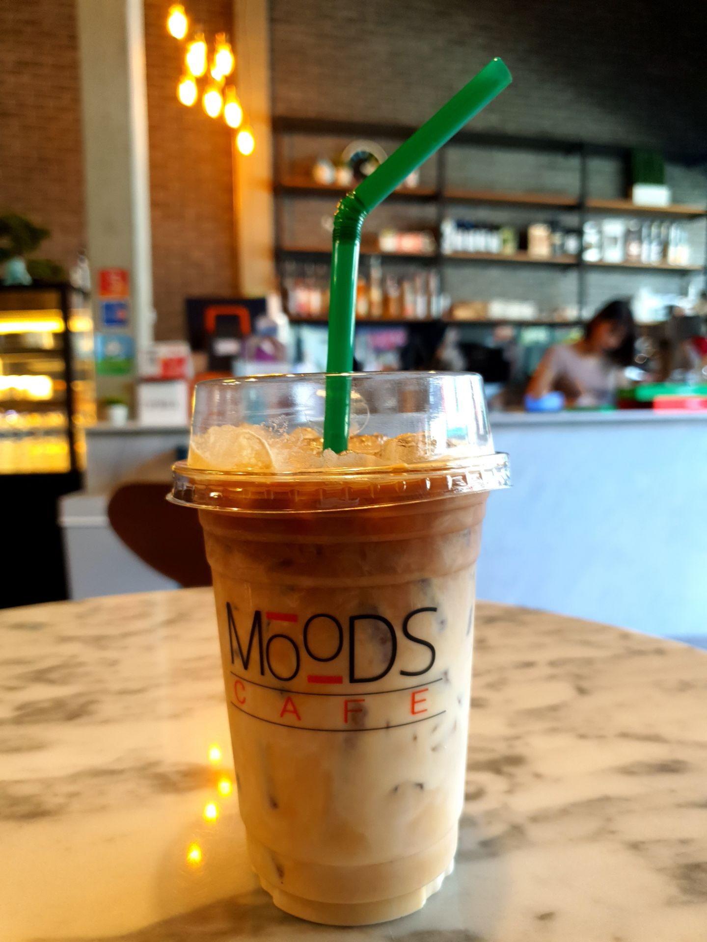 รีวิว Moods Cafe ถนนอิสรภาพ - กาแฟดีในราคาไม่ถึงร้อย ร้านสวย