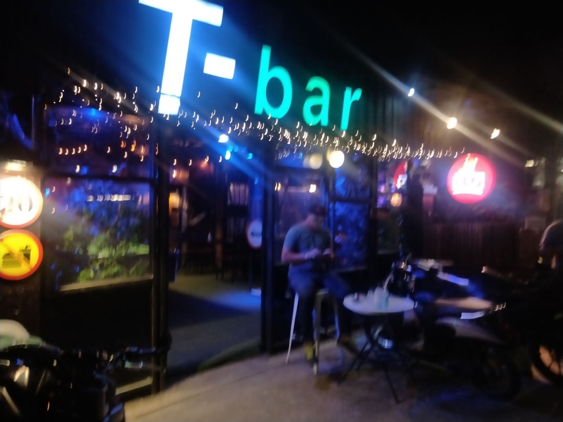 รีวิว T Bar by Timeclub - แฮ้งค์เอ้าส์กับเพื่อนฝูง