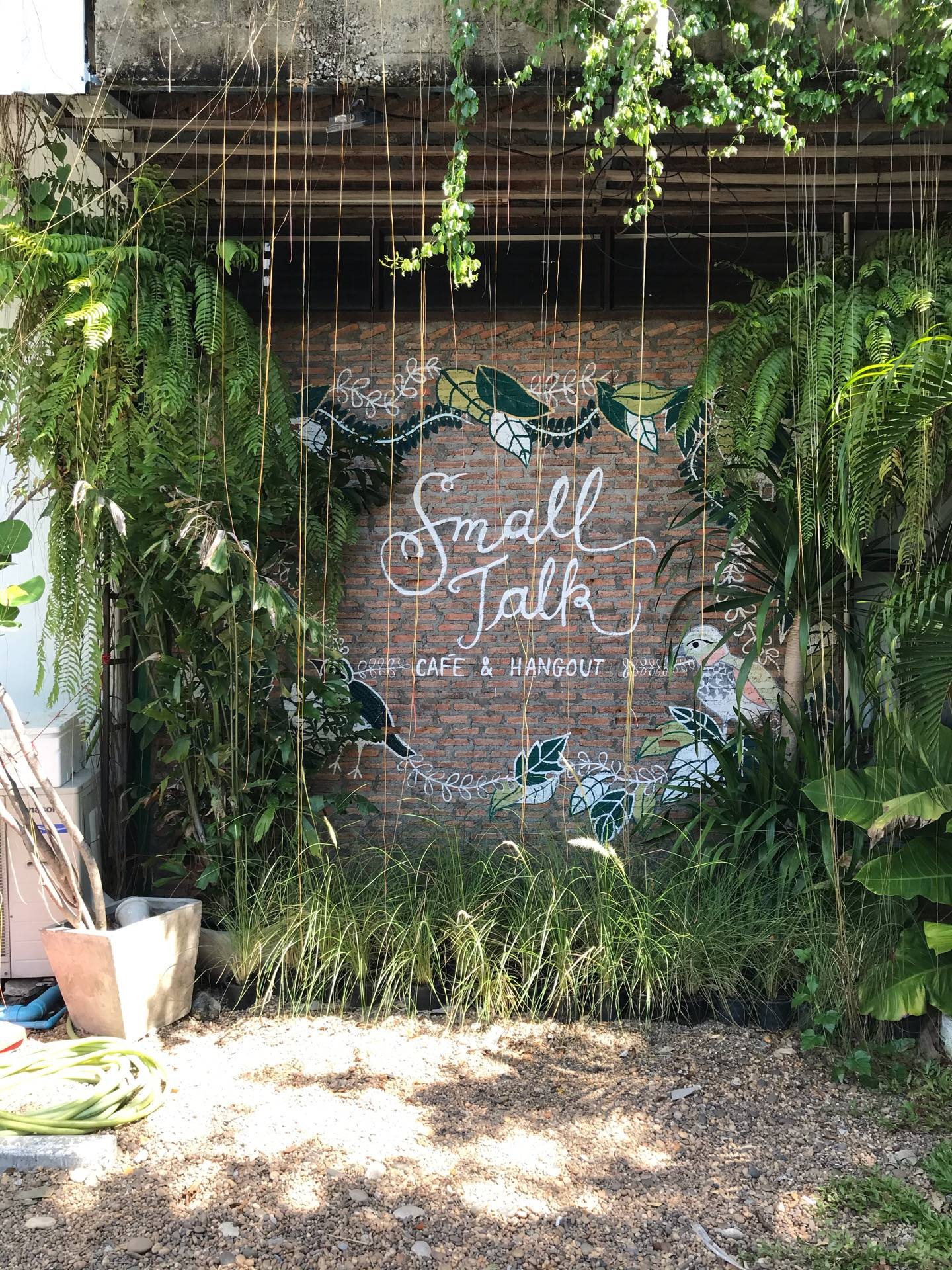 รีวิว Small Talk Cafe & Hangout - อาหารอร่อย ราคาไม่แรง