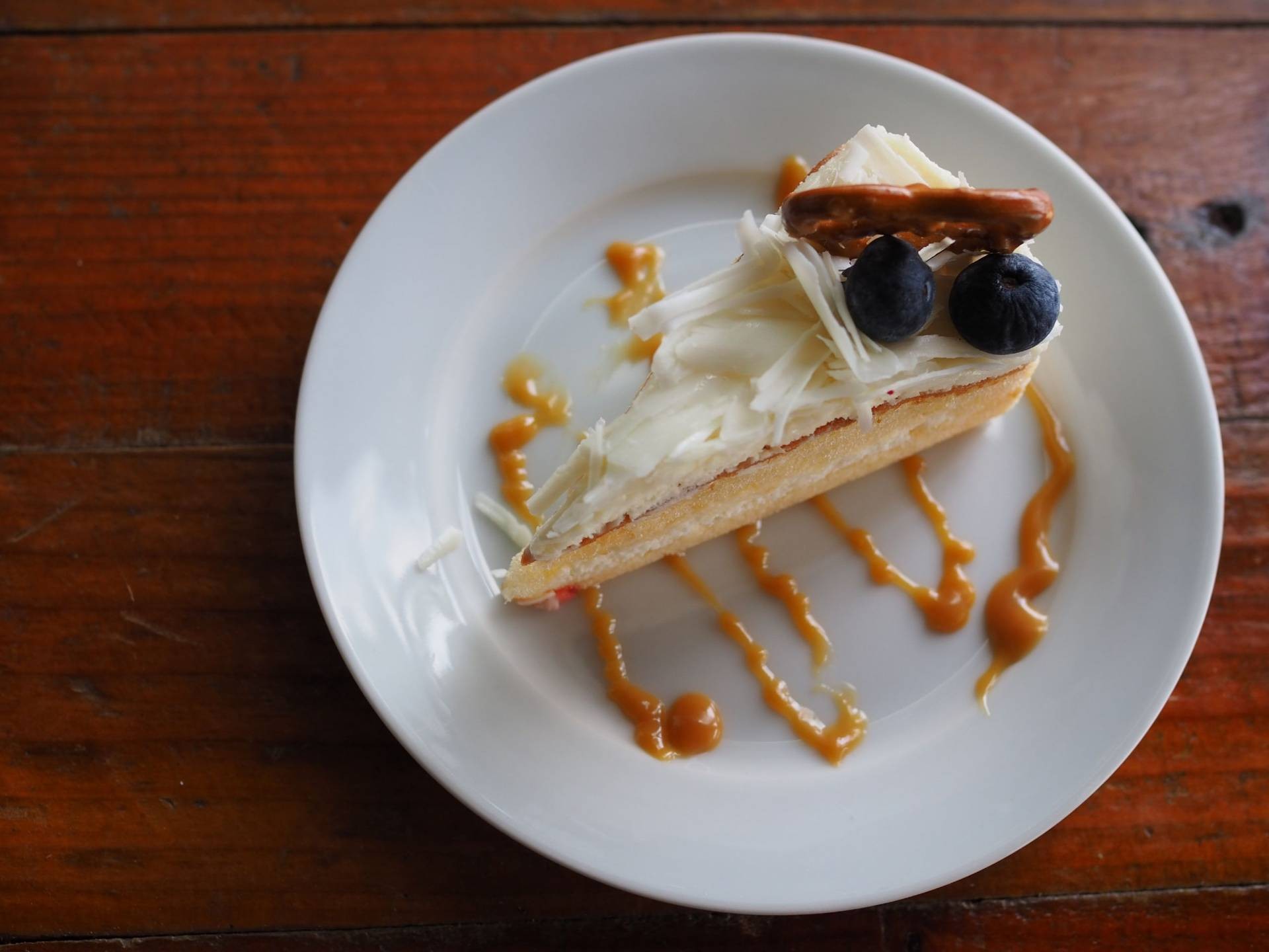 เค้กไวท์ช็อค ร้าน M&J Garden Riverfront @Thayang